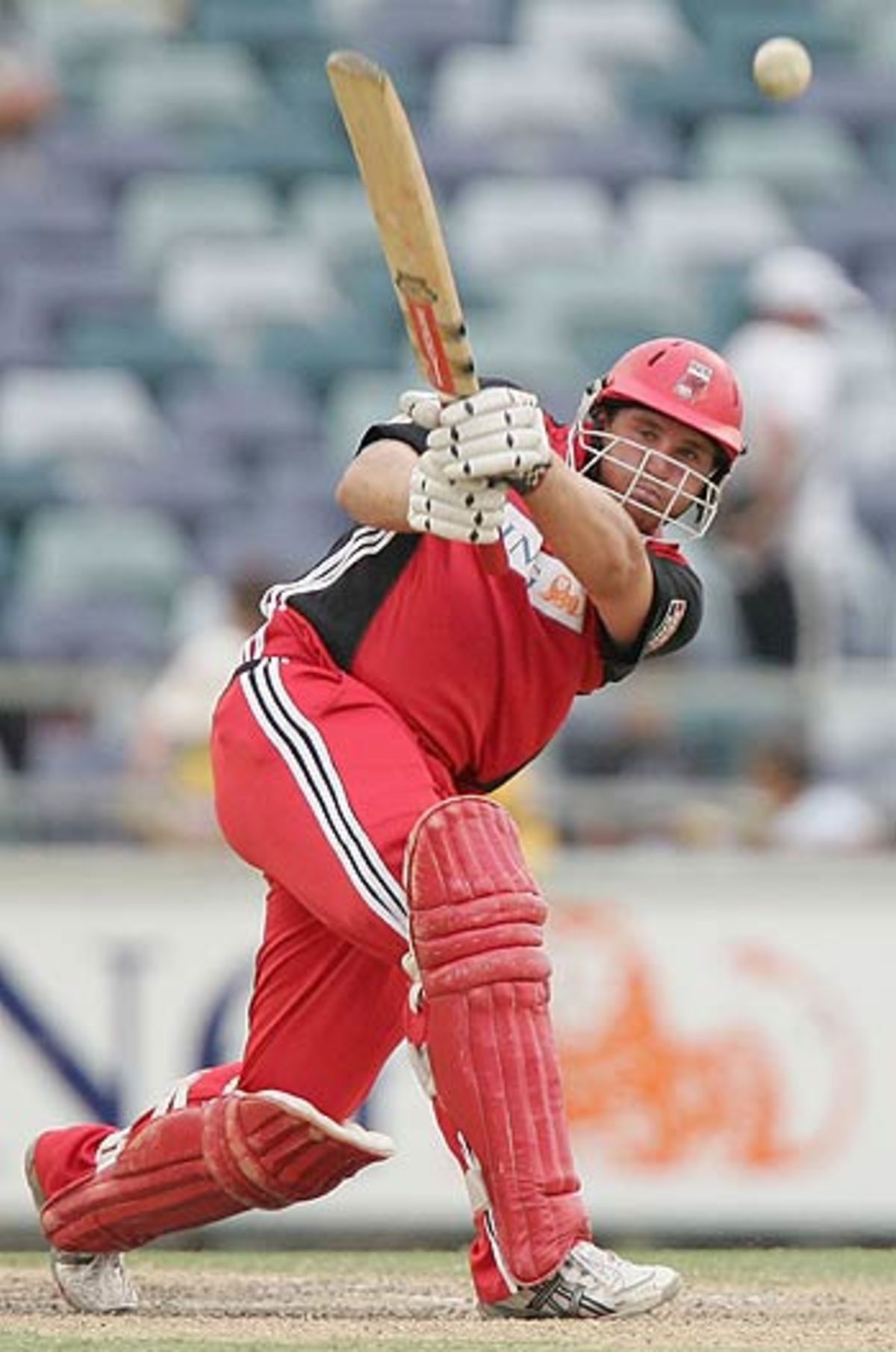 David Bandy dives attempting a direct hit | ESPNcricinfo.com