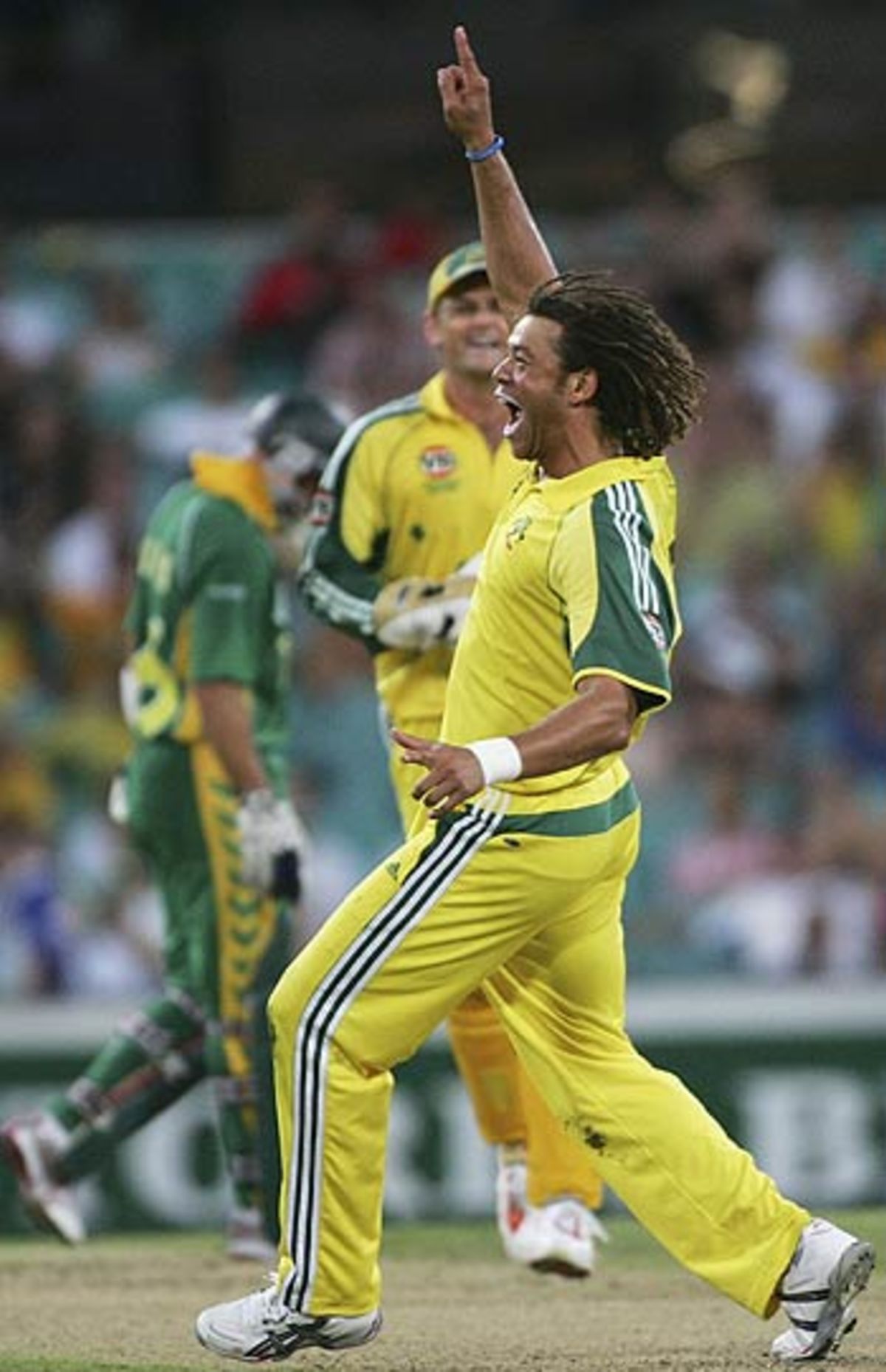 Andrew Symonds celebrates dismissing Herschelle Gibbs | ESPNcricinfo.com