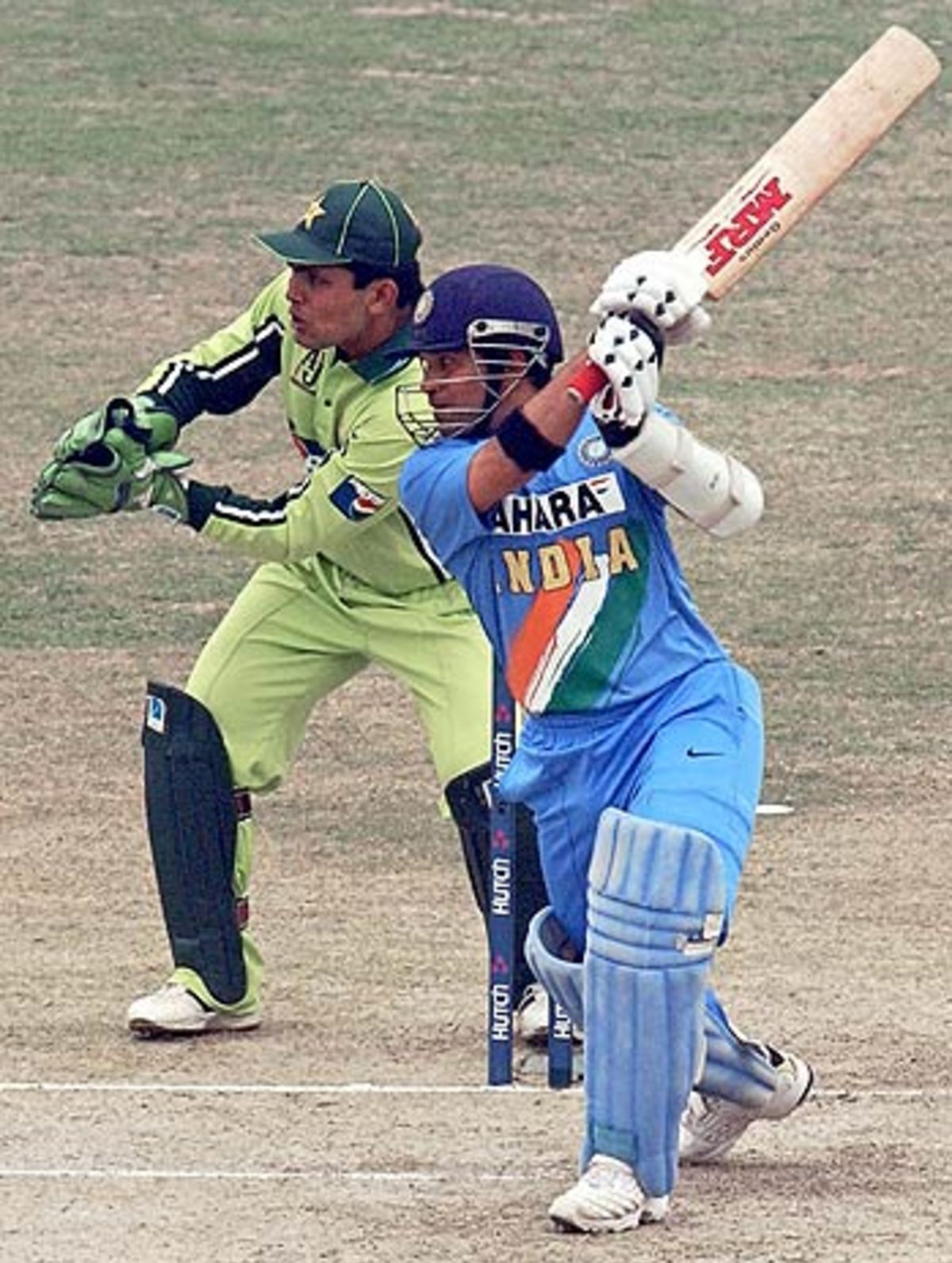 Pakistan celebrate the fall of Irfan Pathan | ESPNcricinfo.com