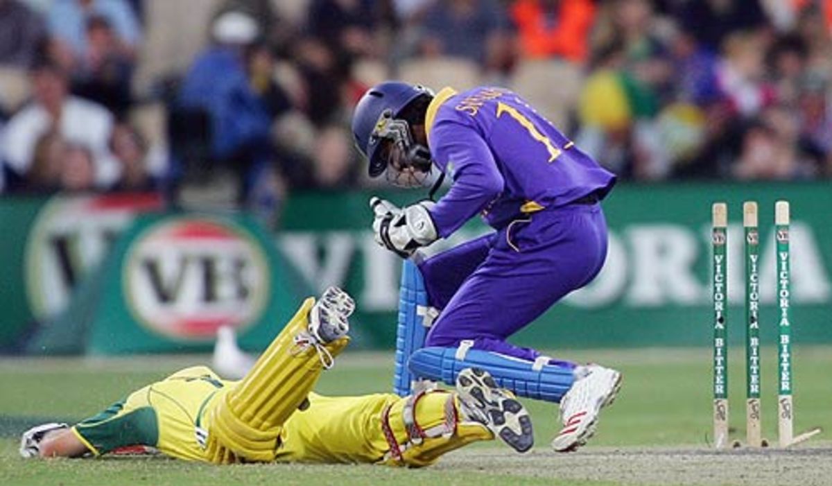 Kumar Sangakkara stumps Andrew Symonds | ESPNcricinfo.com