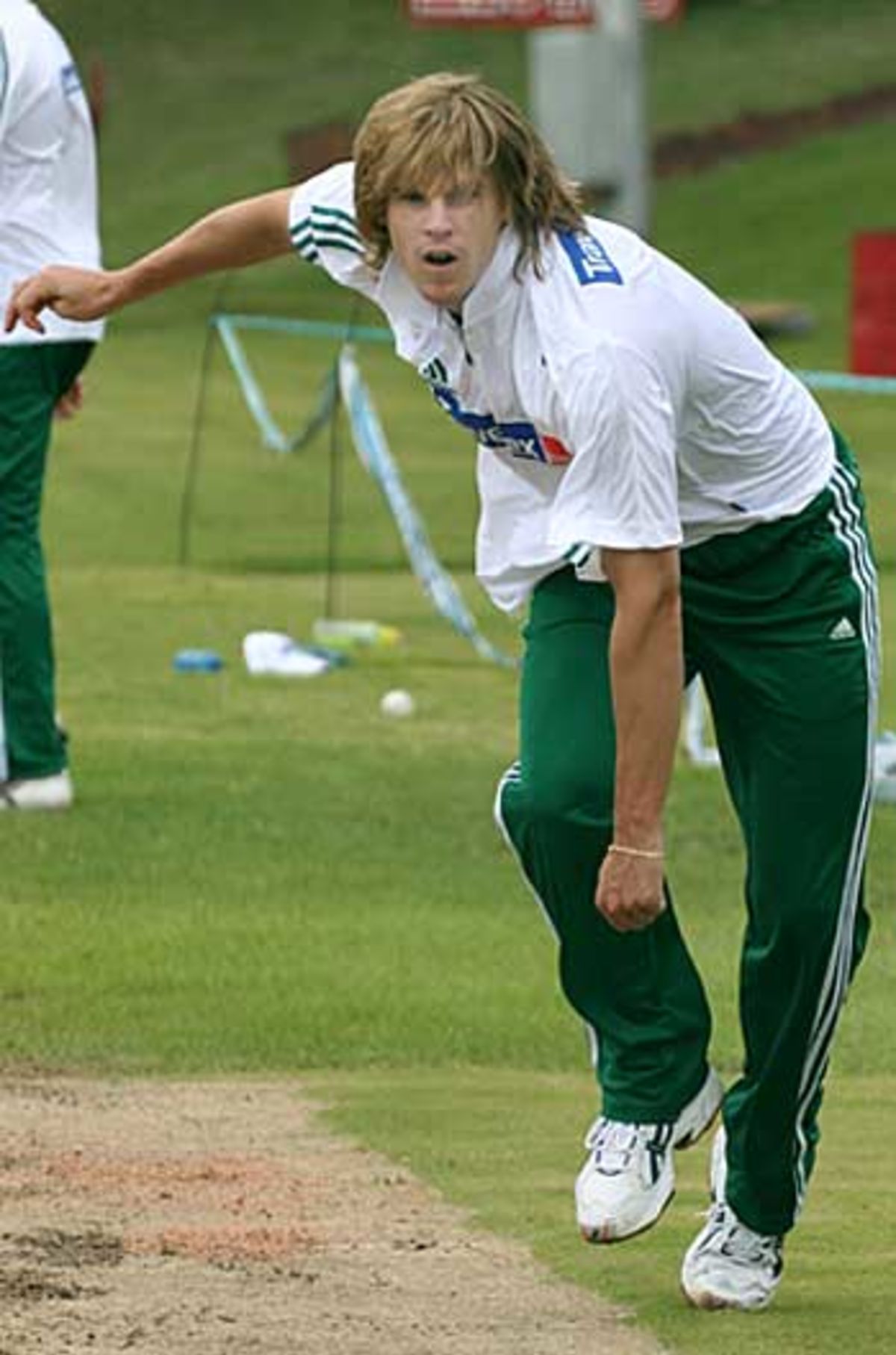 Nathan Bracken lets it rip at nets | ESPNcricinfo.com