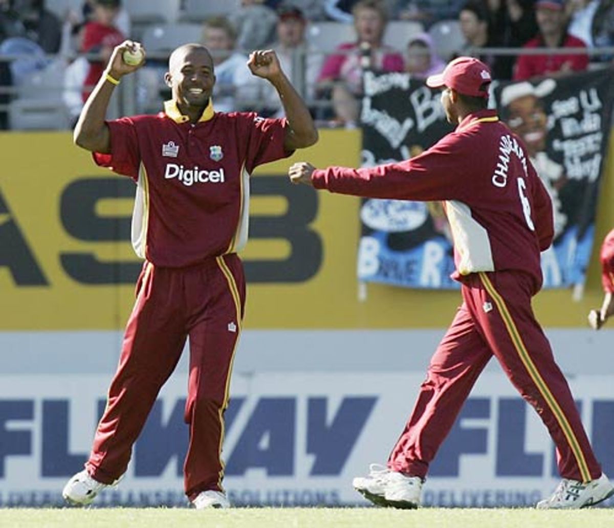 Dwayne Smith celebrates in style after cleaning up Hamish Marshall ...