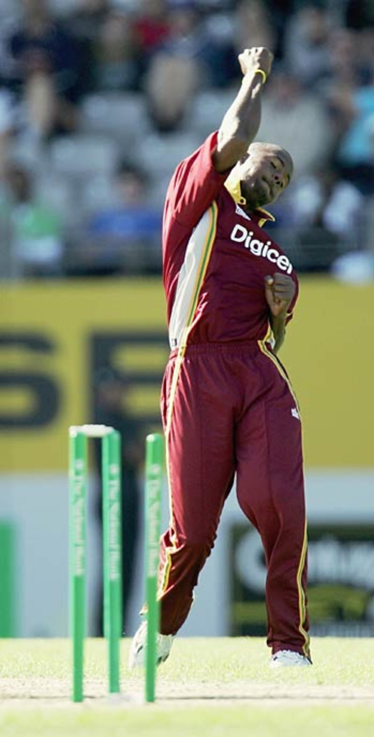 Dwayne Smith celebrates in style after cleaning up Hamish Marshall ...