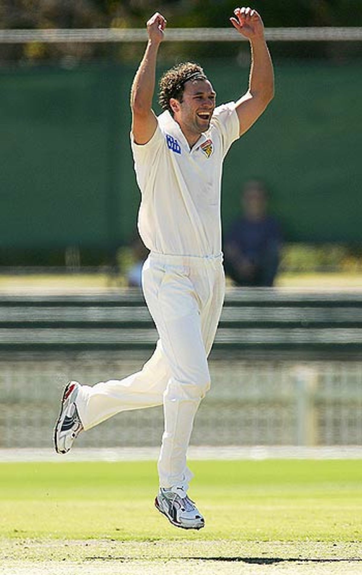 Jonathan Moss strikes early in the Warriors' first innings ...