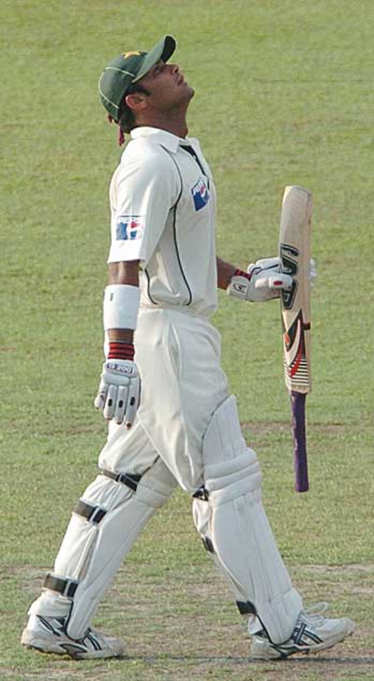 Imran Farhat is livid at losing his wicket | ESPNcricinfo.com