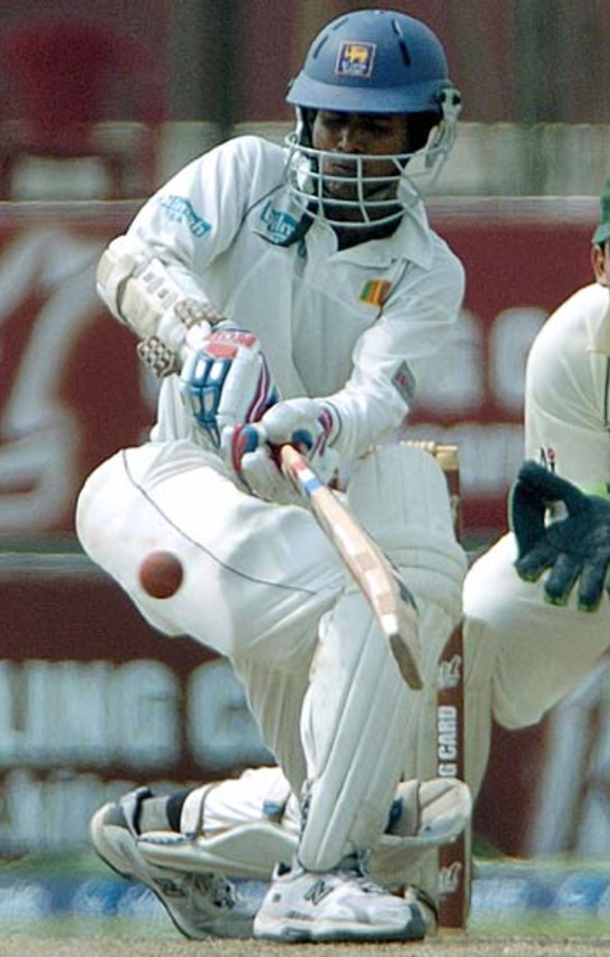 Upul Tharanga paddles one away on his way to 72 | ESPNcricinfo.com