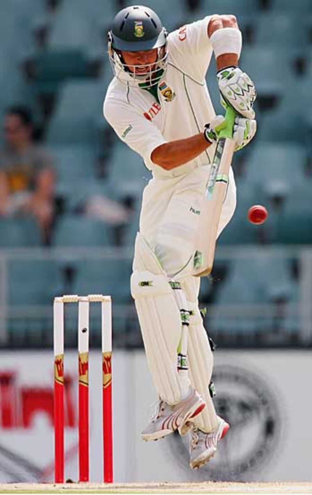 Herschelle Gibbs rides the bounce | ESPNcricinfo.com