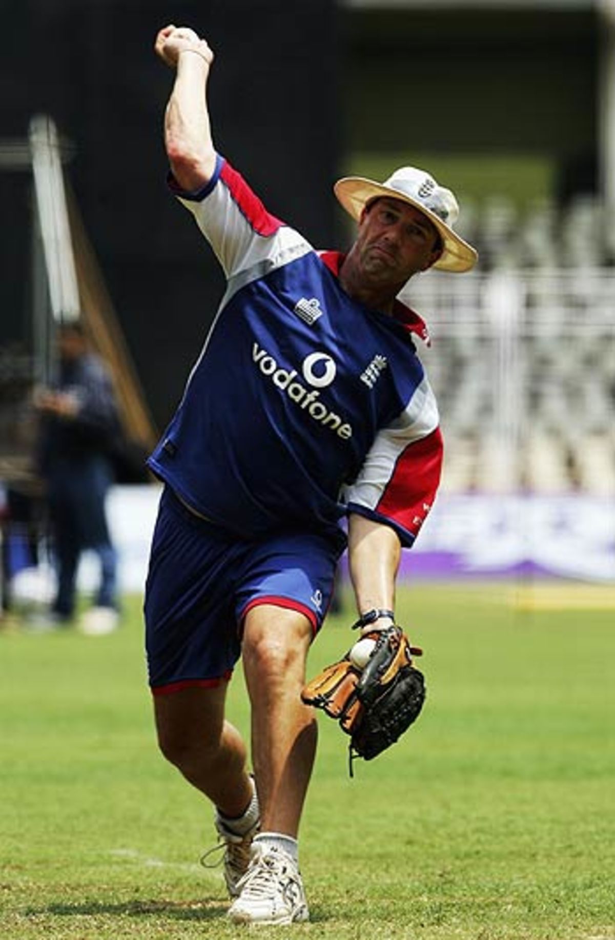Matthew Maynard gives fielding practice | ESPNcricinfo.com