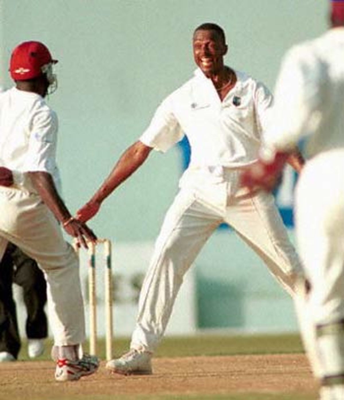 Courtney Walsh celebrates after taking his 435th wicket | ESPNcricinfo.com