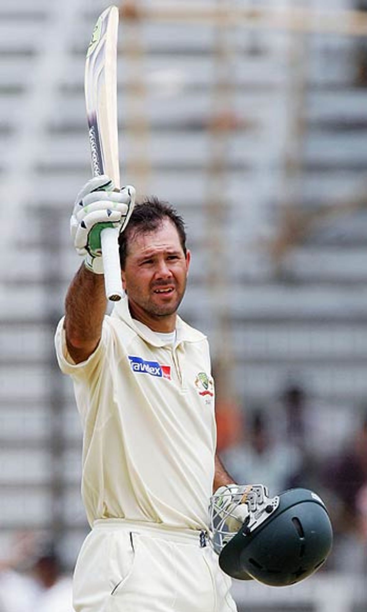 Ricky Ponting skies a pull to deep backward square leg | ESPNcricinfo.com