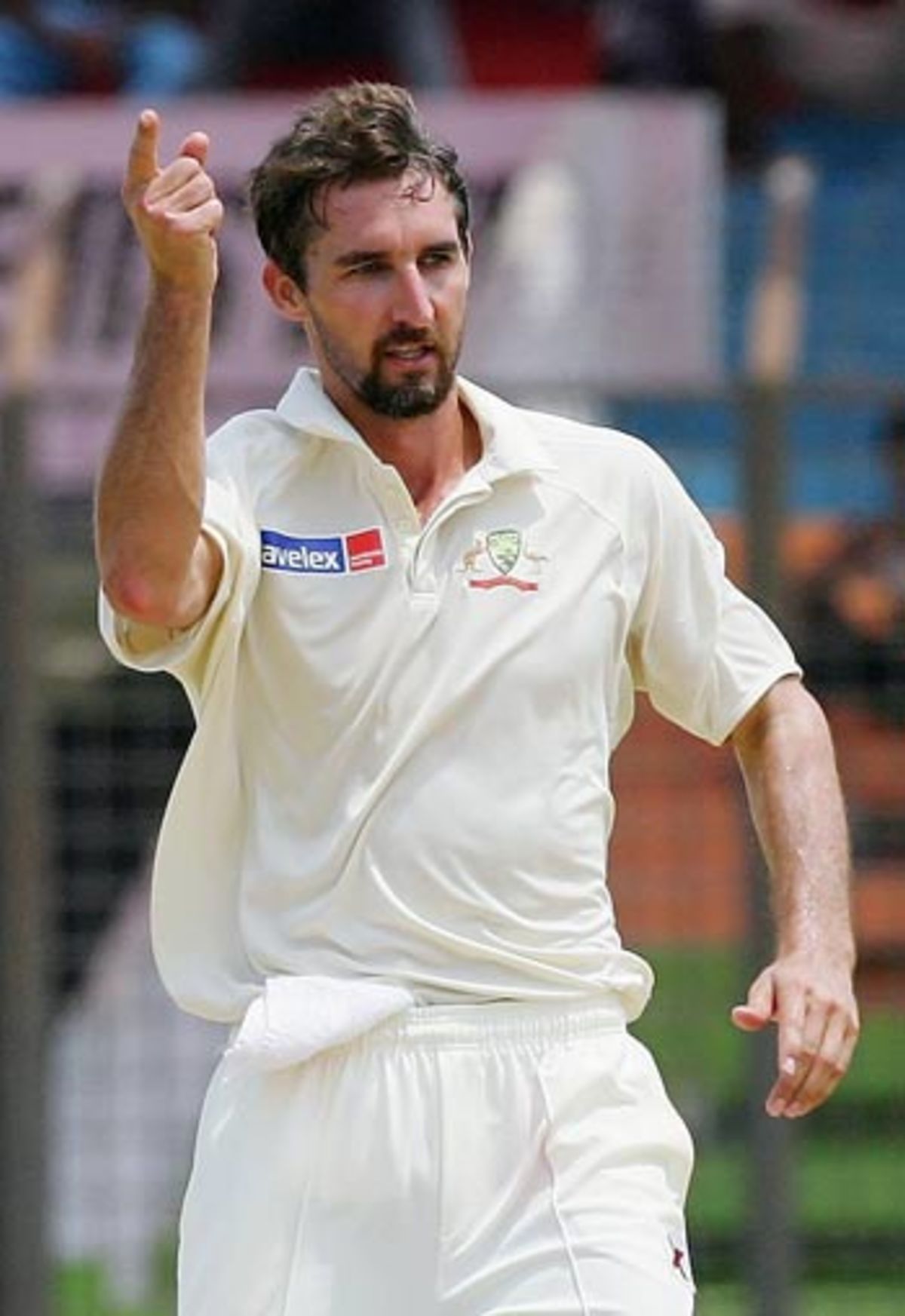 New Zealand celebrate Kyle Mills' dismissal of Herschelle Gibbs ...