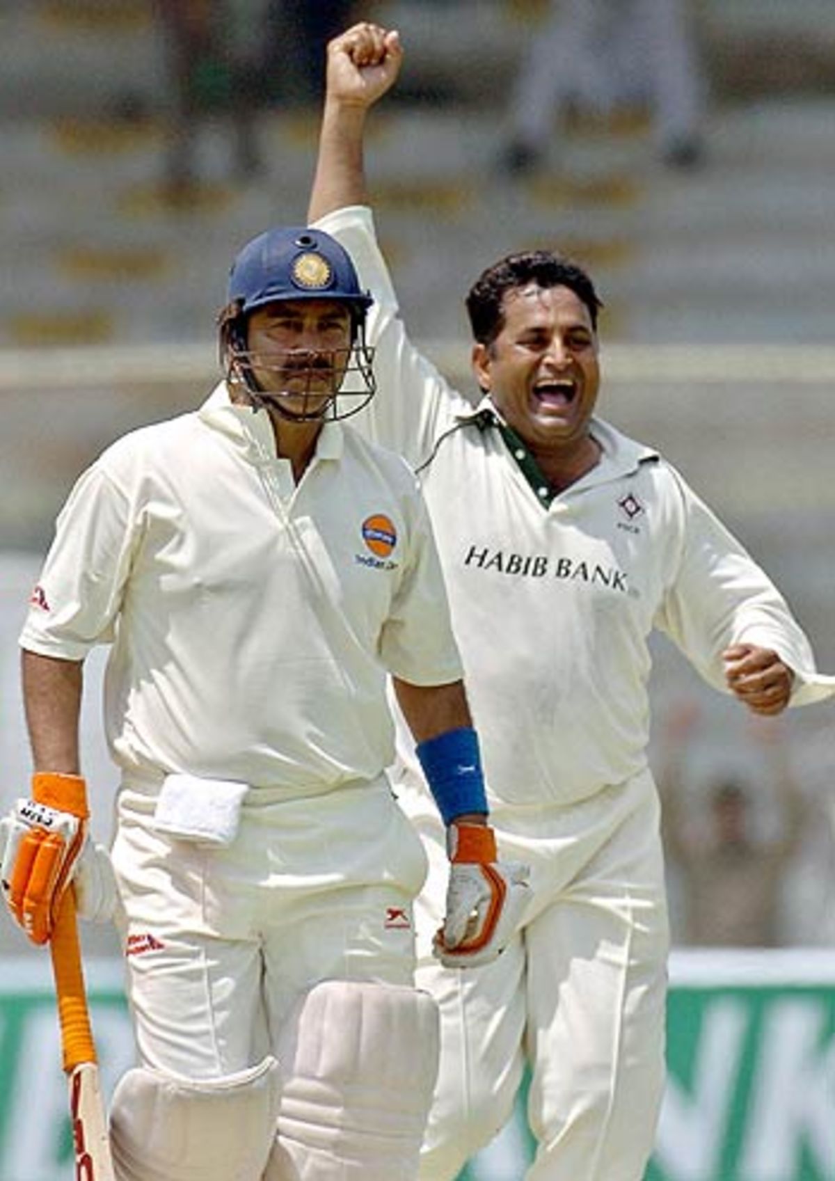 Manzoor Elahi celebrates after snapping up Manoj Prabhakar ...