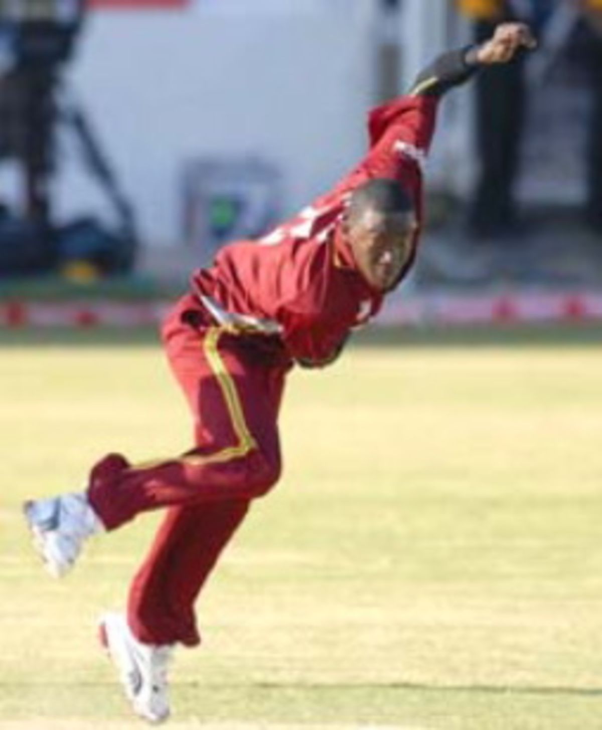 Jerome Taylor on his way to 4 for 21 | ESPNcricinfo.com