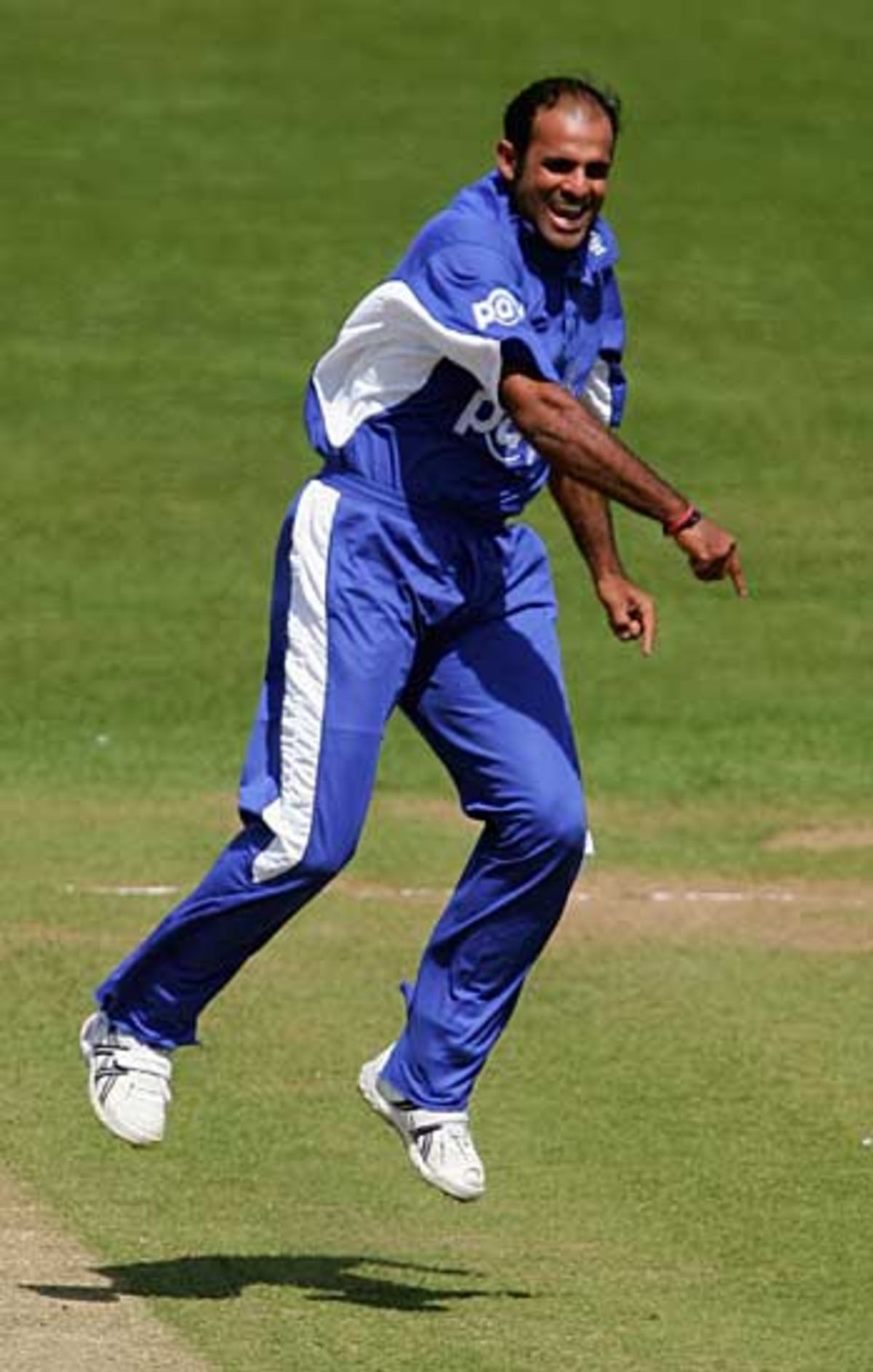 Paul Weekes clobbers James Kirtley | ESPNcricinfo.com