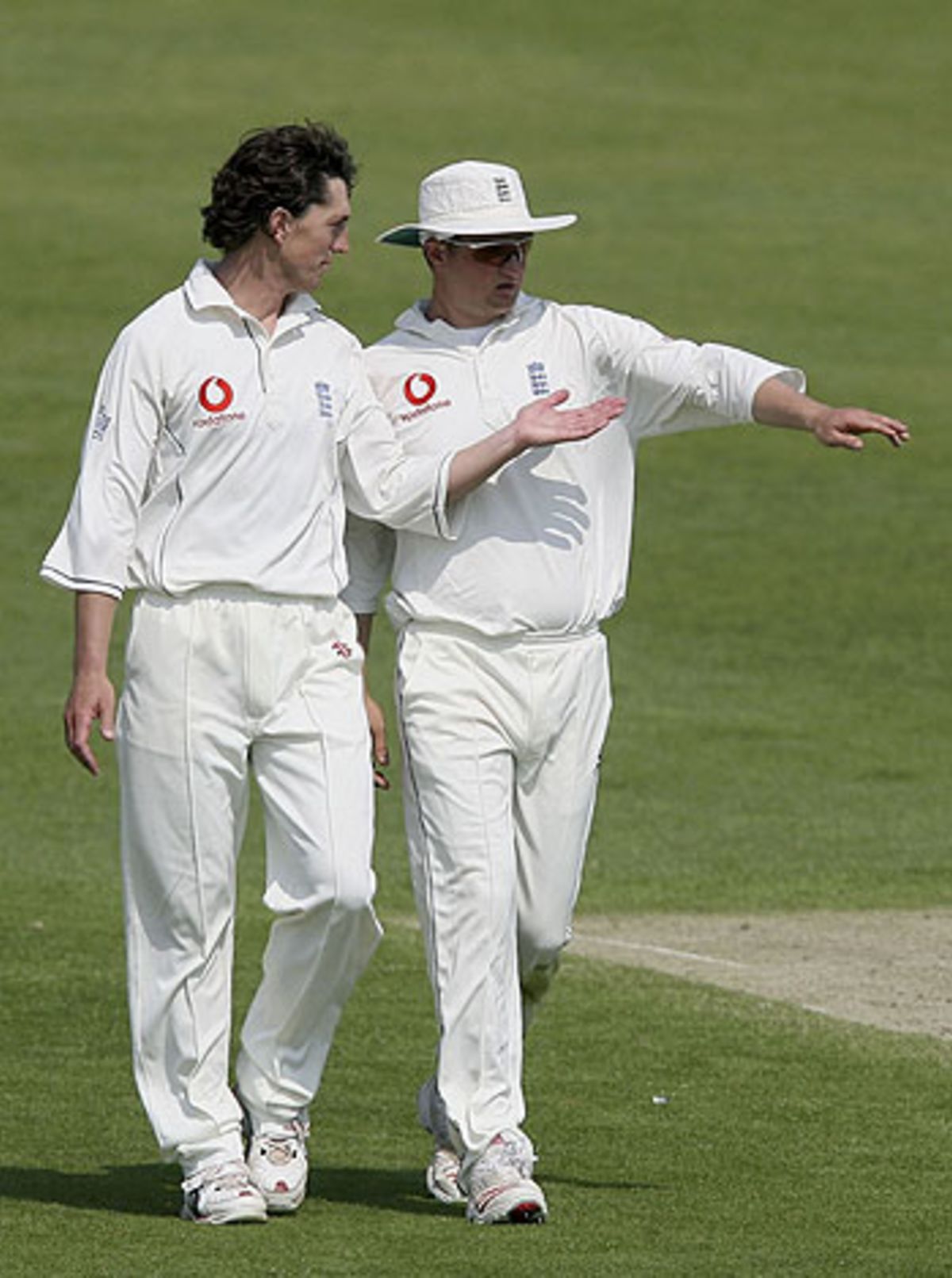 Alex Loudon prepares to catch Michael Vandort | ESPNcricinfo.com