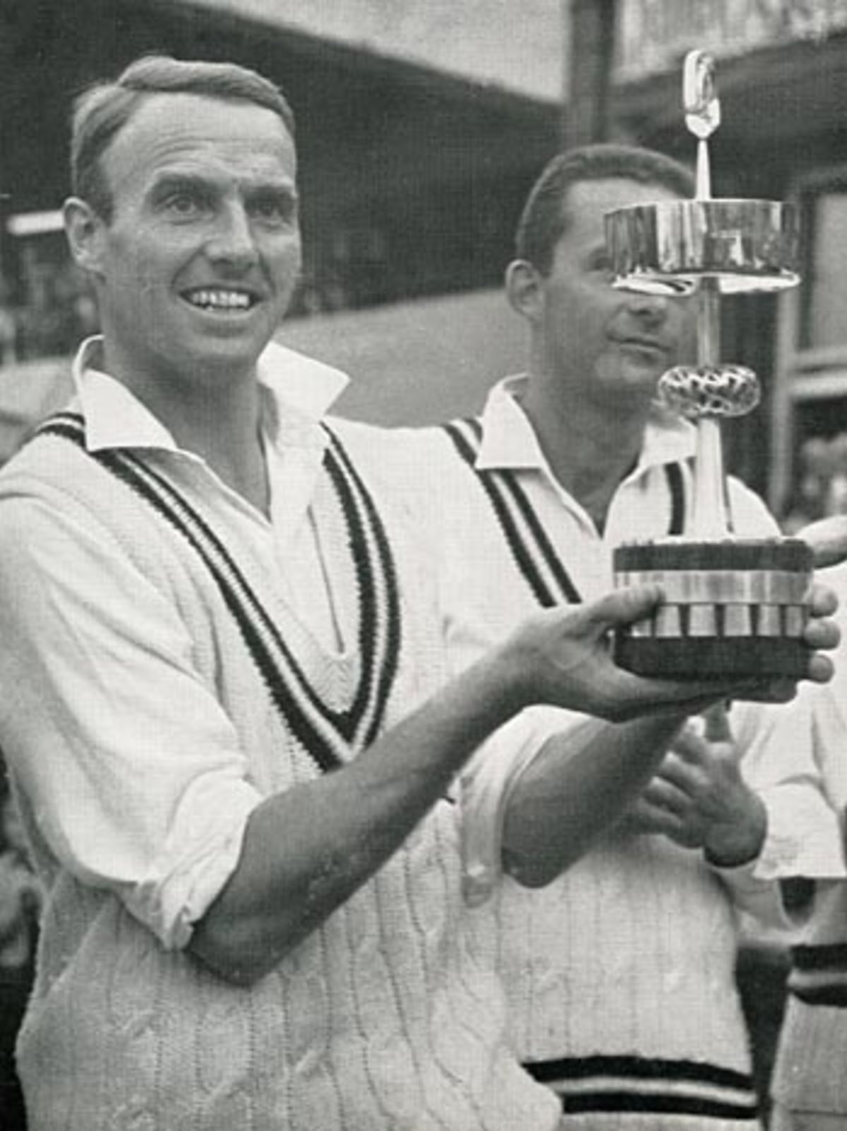 Bob Cottam bowls against Surrey | ESPNcricinfo.com