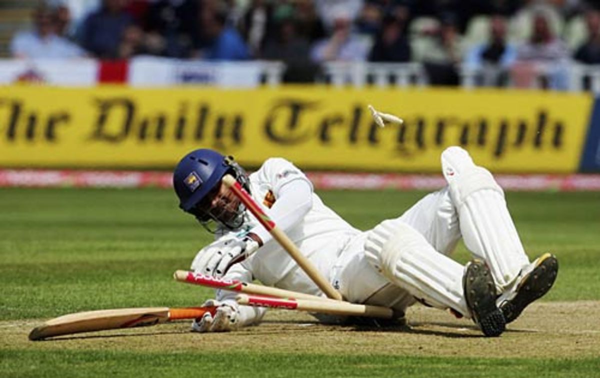 England congratulate Liam Plunkett | ESPNcricinfo.com