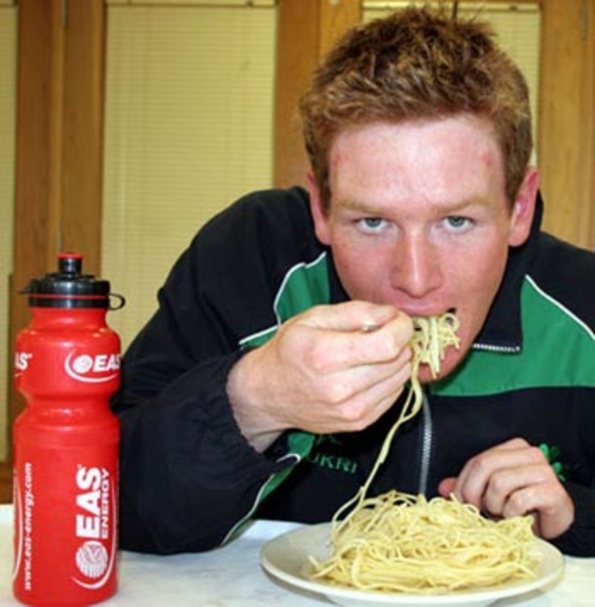 Eoin Morgan tucks into some healthy food on the launch of Ireland's ...