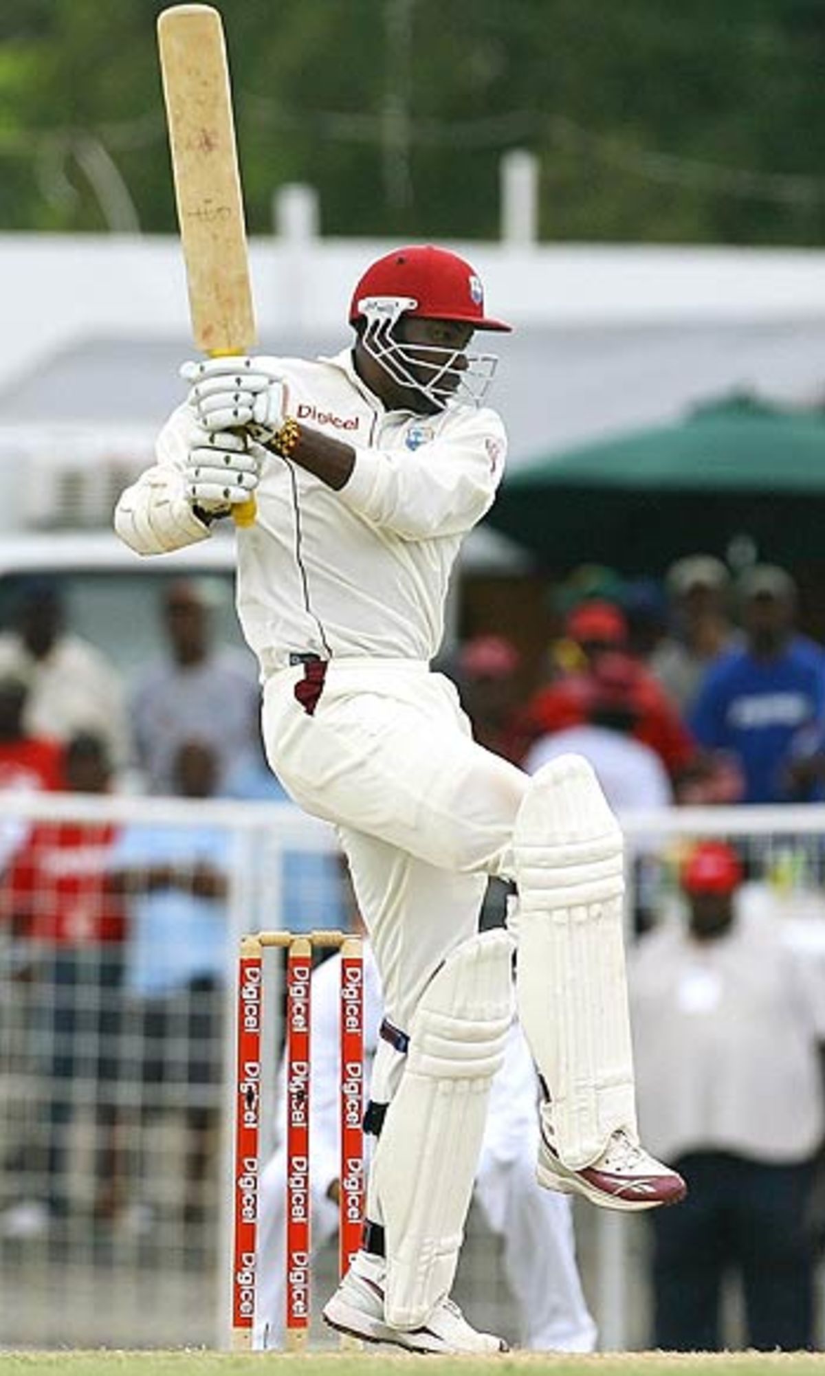 Chris Gayle flung his bat at nearly everything outside off stump | ESPNcricinfo.com