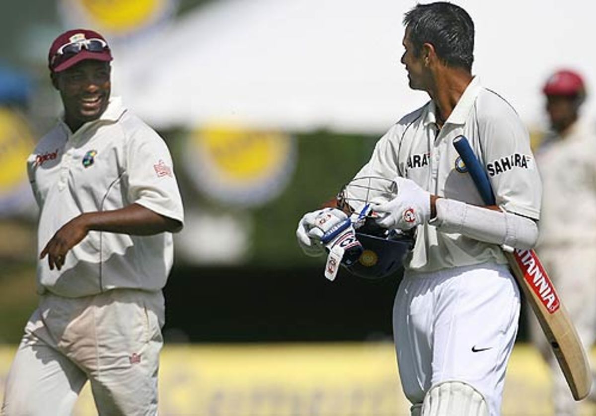 Rahul Dravid and Brian Lara exchange pleasantaries after the draw | ESPNcricinfo.com