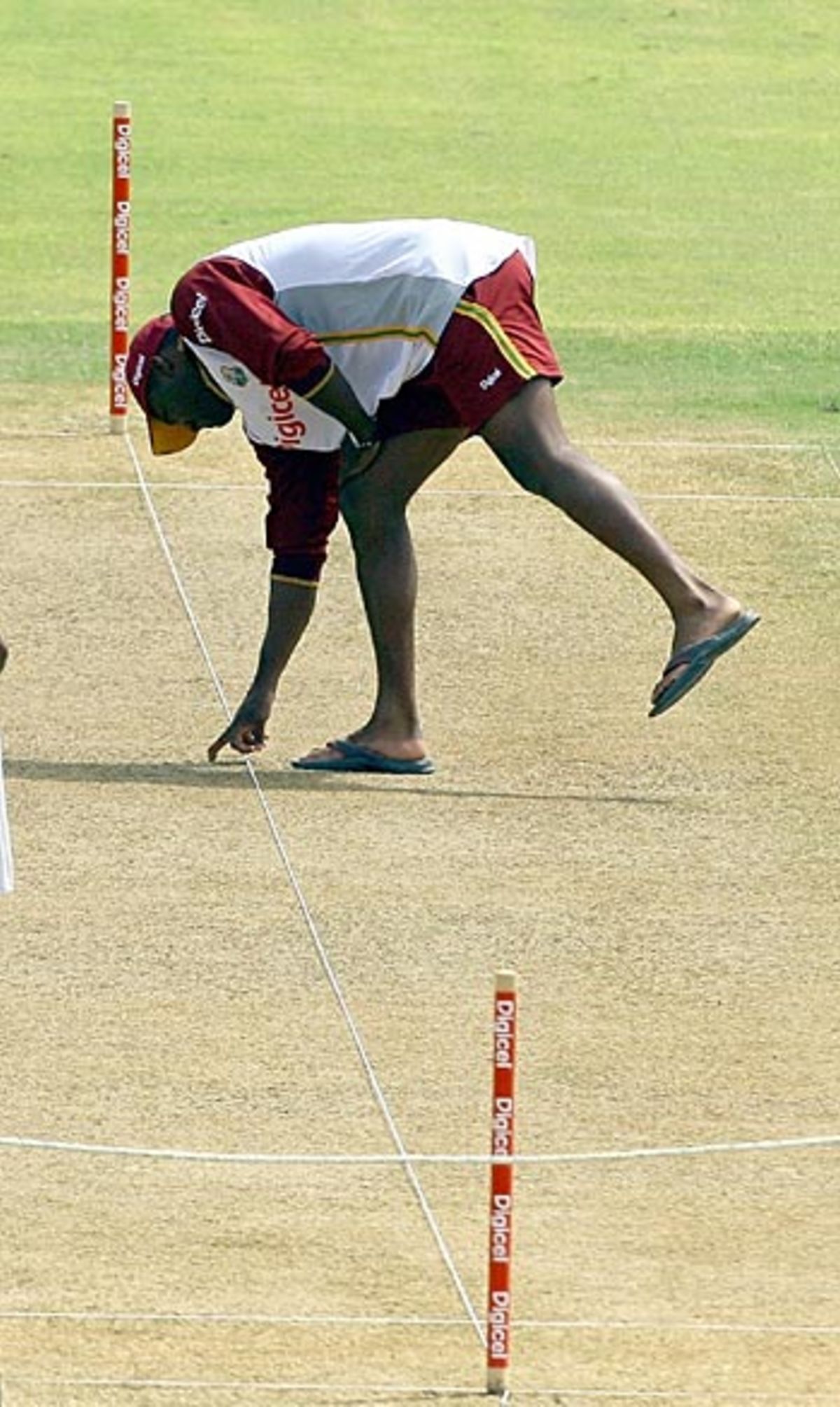 Brian Lara inspects the Sabina Park pitch | ESPNcricinfo.com