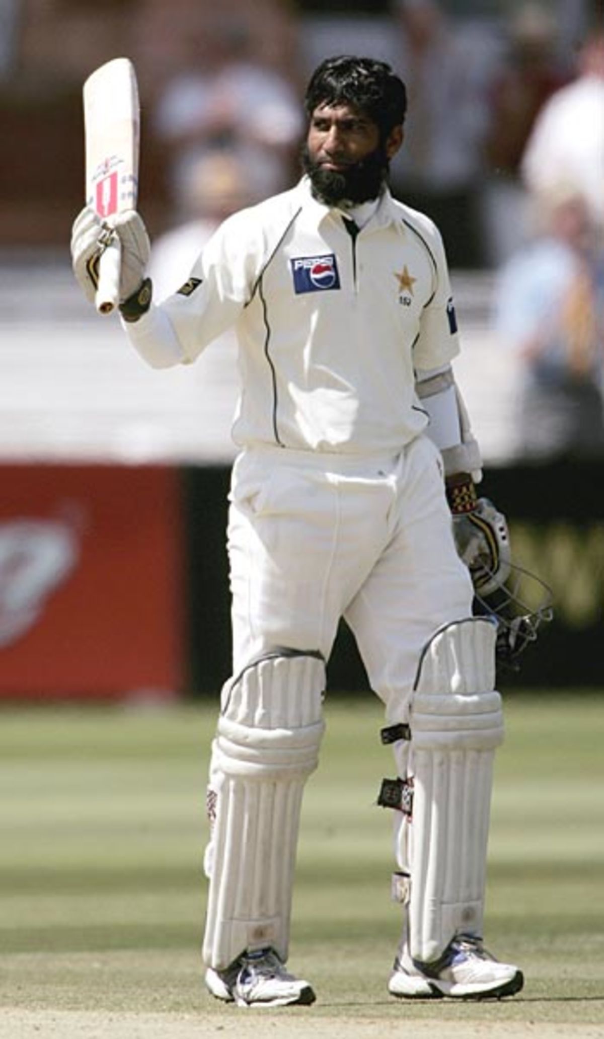 Mohammad Yousuf celebrates reaching 200 at Lord's | ESPNcricinfo.com