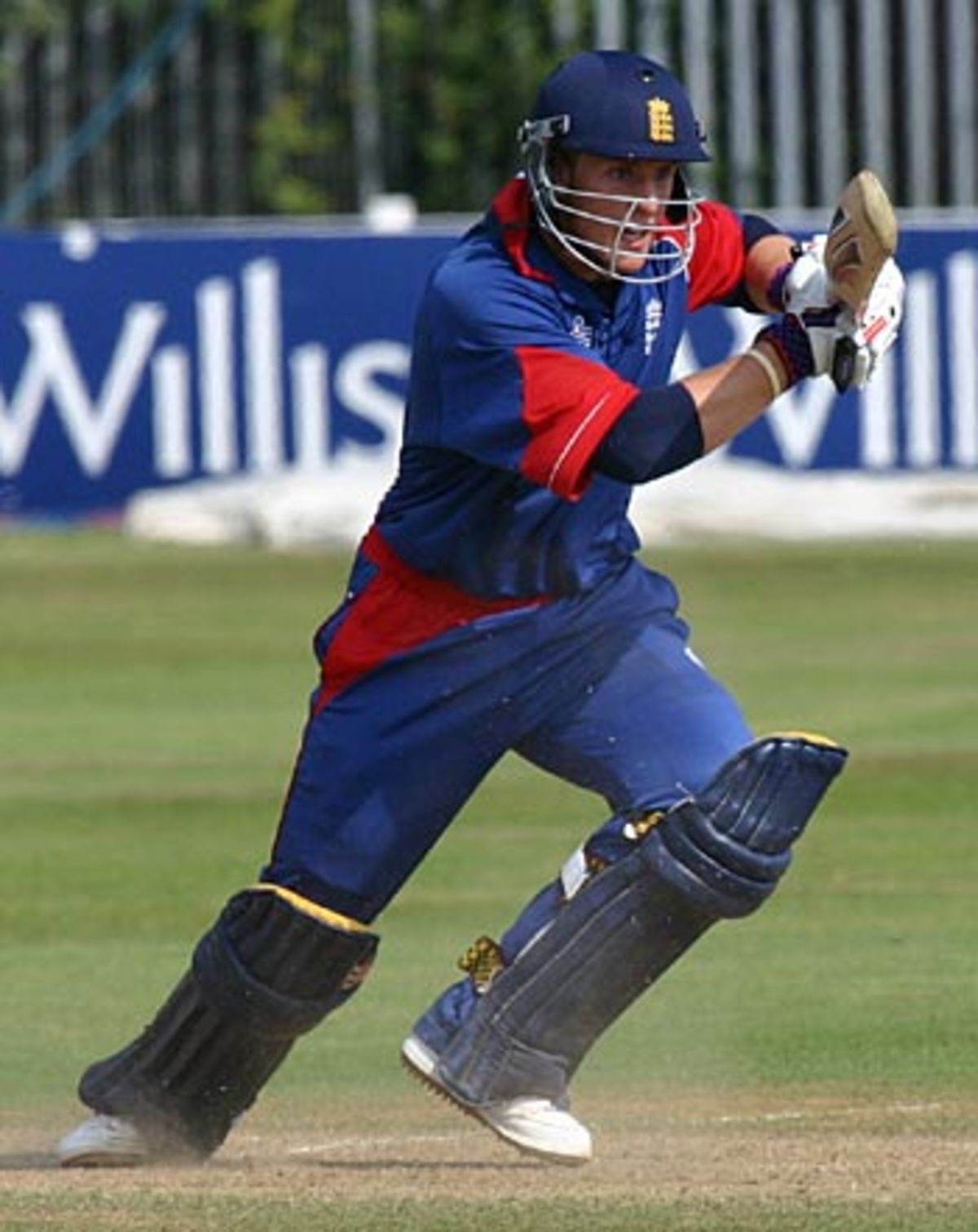 Chris Thompson on the attack | ESPNcricinfo.com