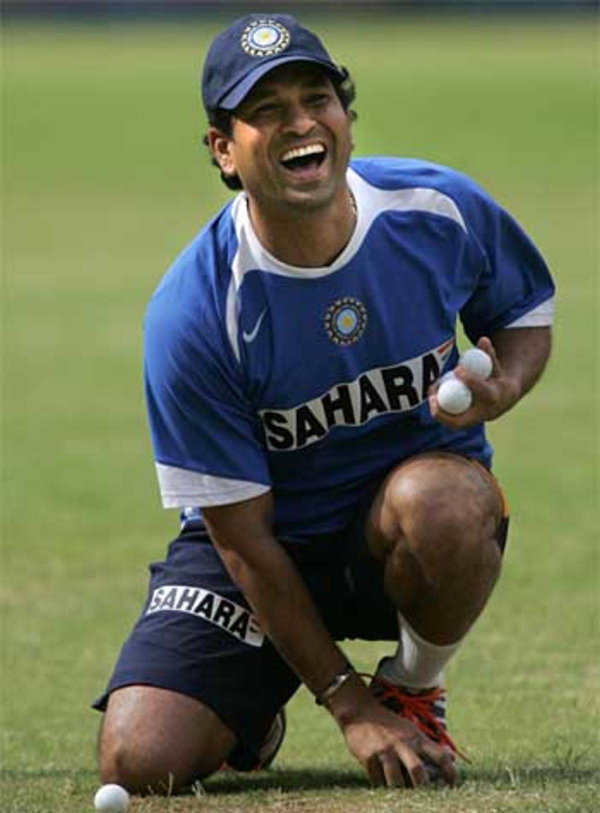 Sachin Tendulkar amuses himself during practice | ESPNcricinfo.com