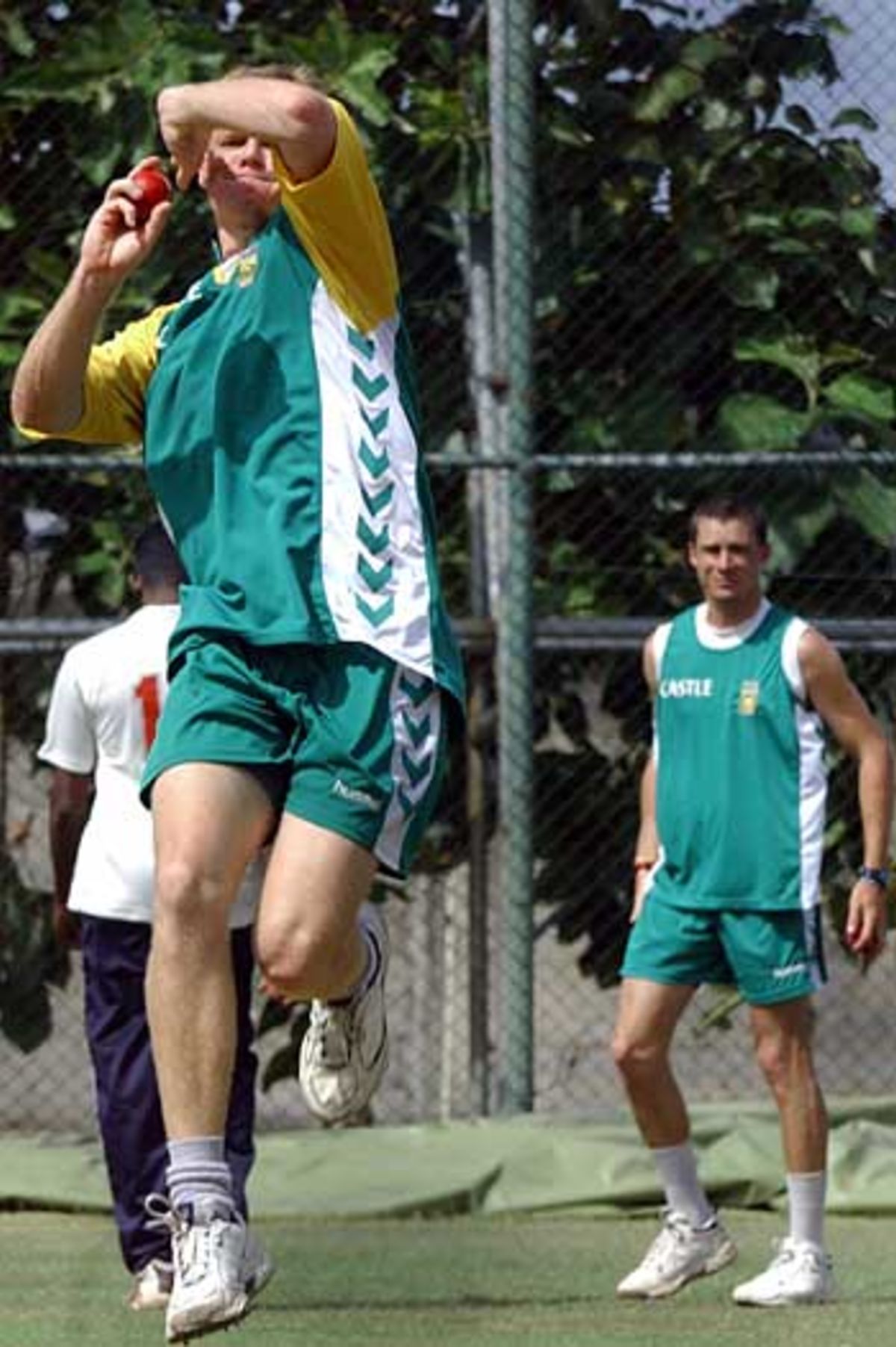 Shaun Pollock limbers up in the nets | ESPNcricinfo.com
