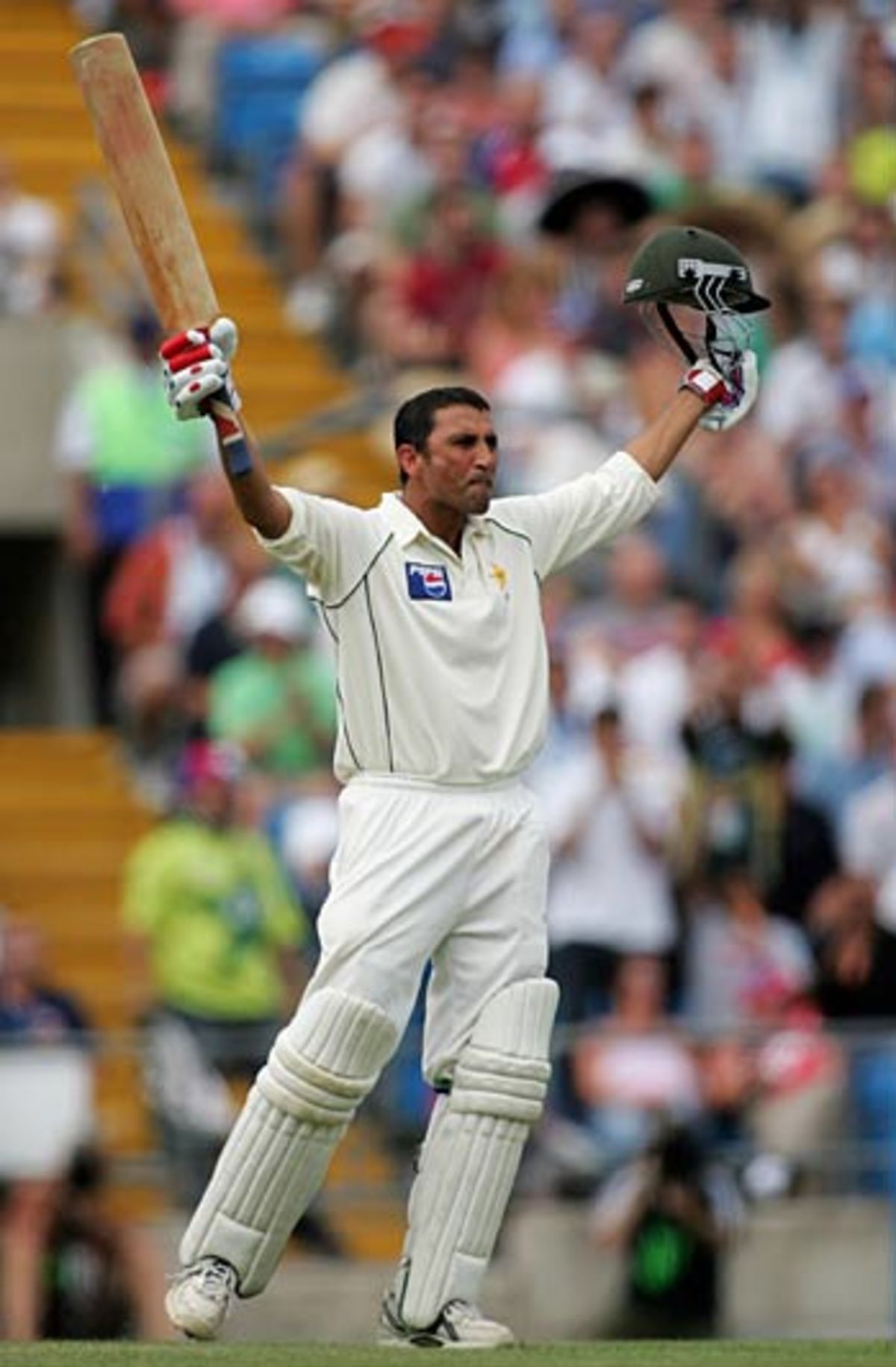 Mohammad Yousuf celebrates his hundred with Younis Khan | ESPNcricinfo.com