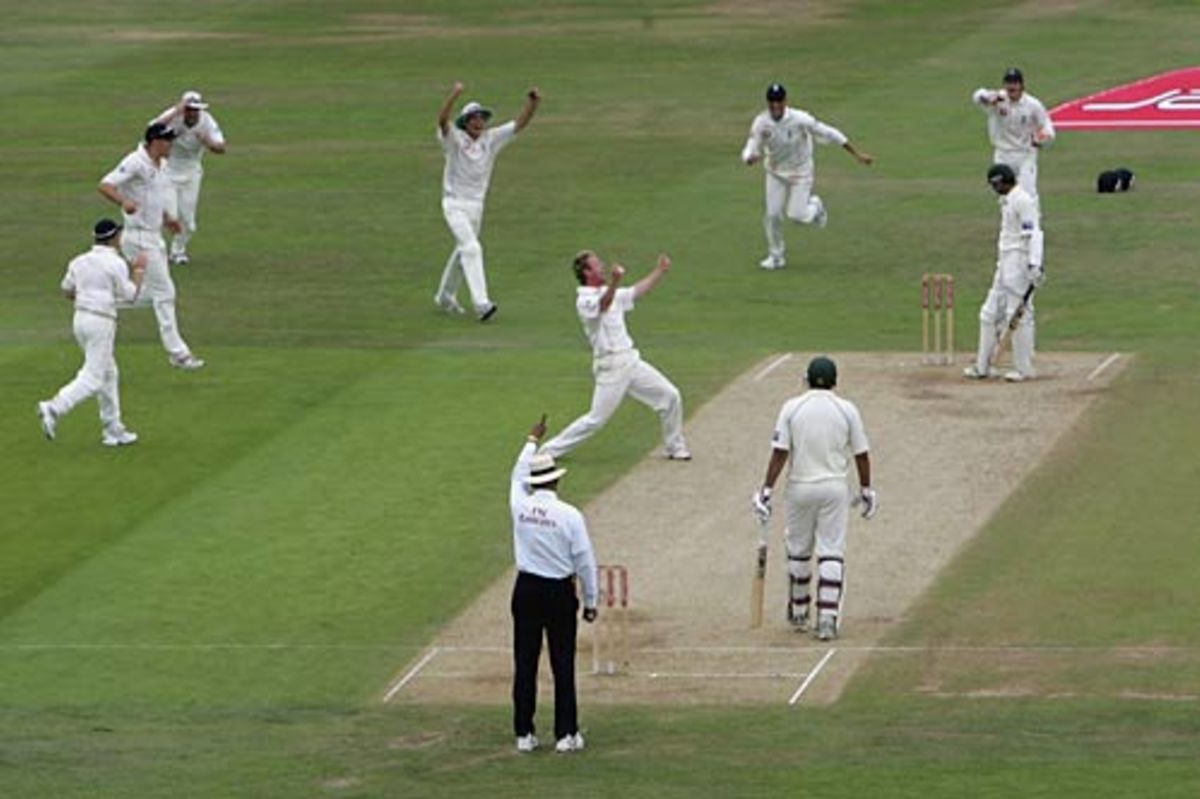 Faisal Iqbal is trapped lbw by Paul Collingwood | ESPNcricinfo.com