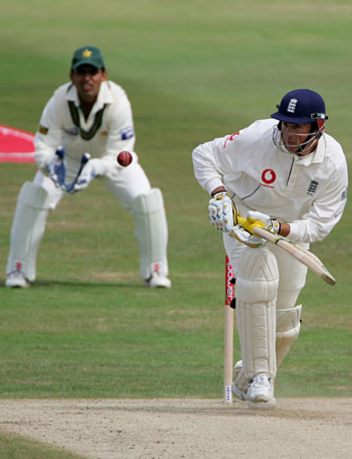 A frustrated Umar Gul shows his disappointment | ESPNcricinfo.com