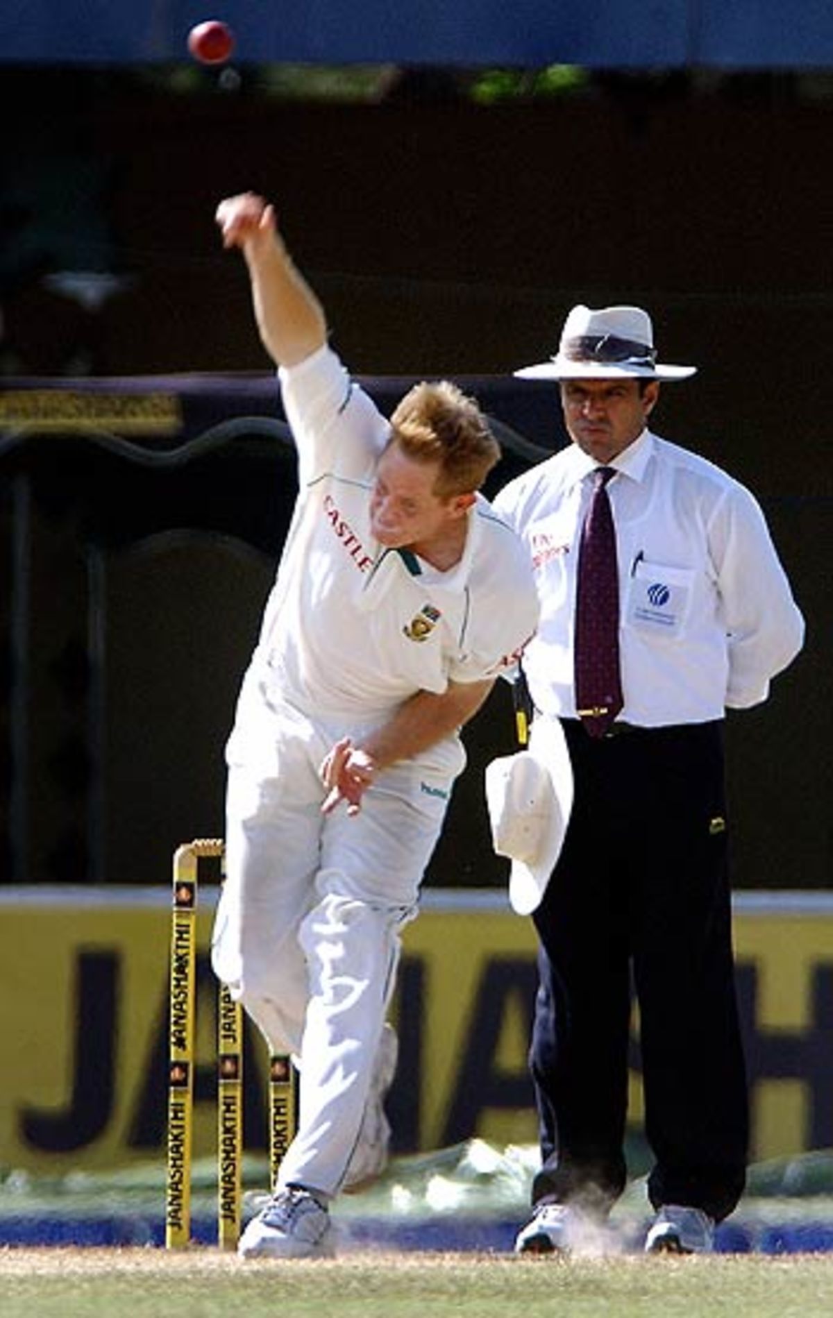 South Africa's fielders celebrate the wicket of Sanath Jayasuriya ...