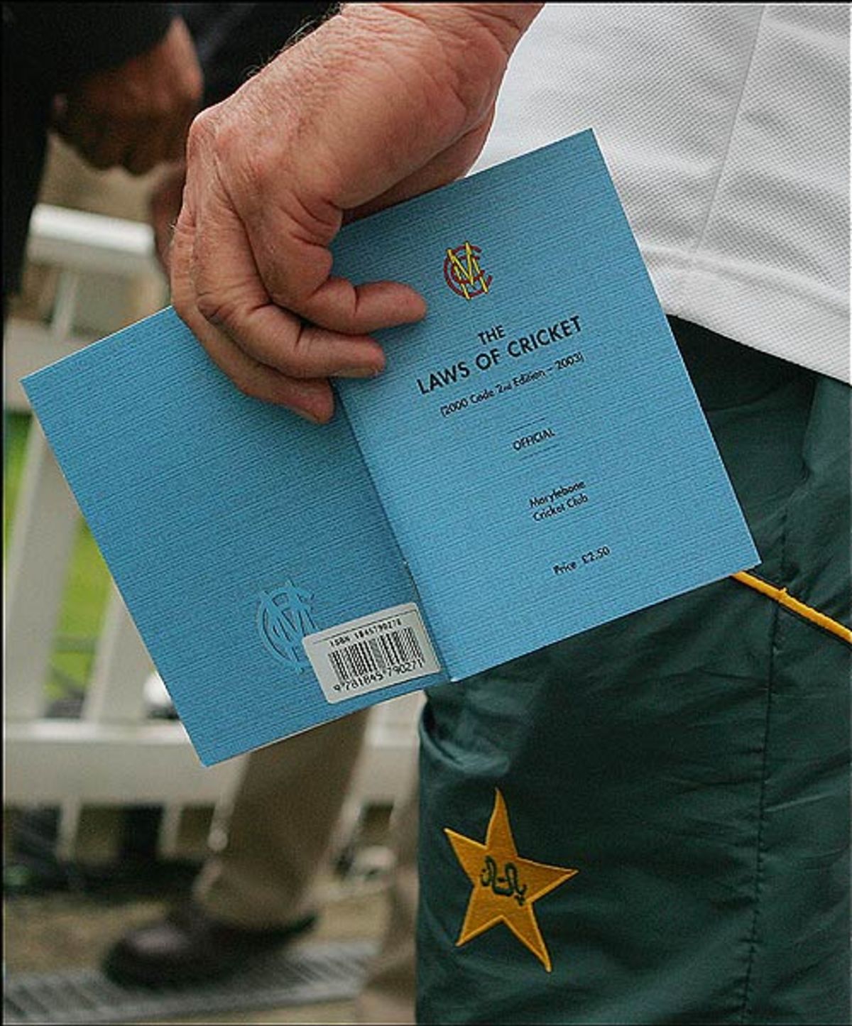 Bob Woolmer takes the rule book to the match referee's office ...