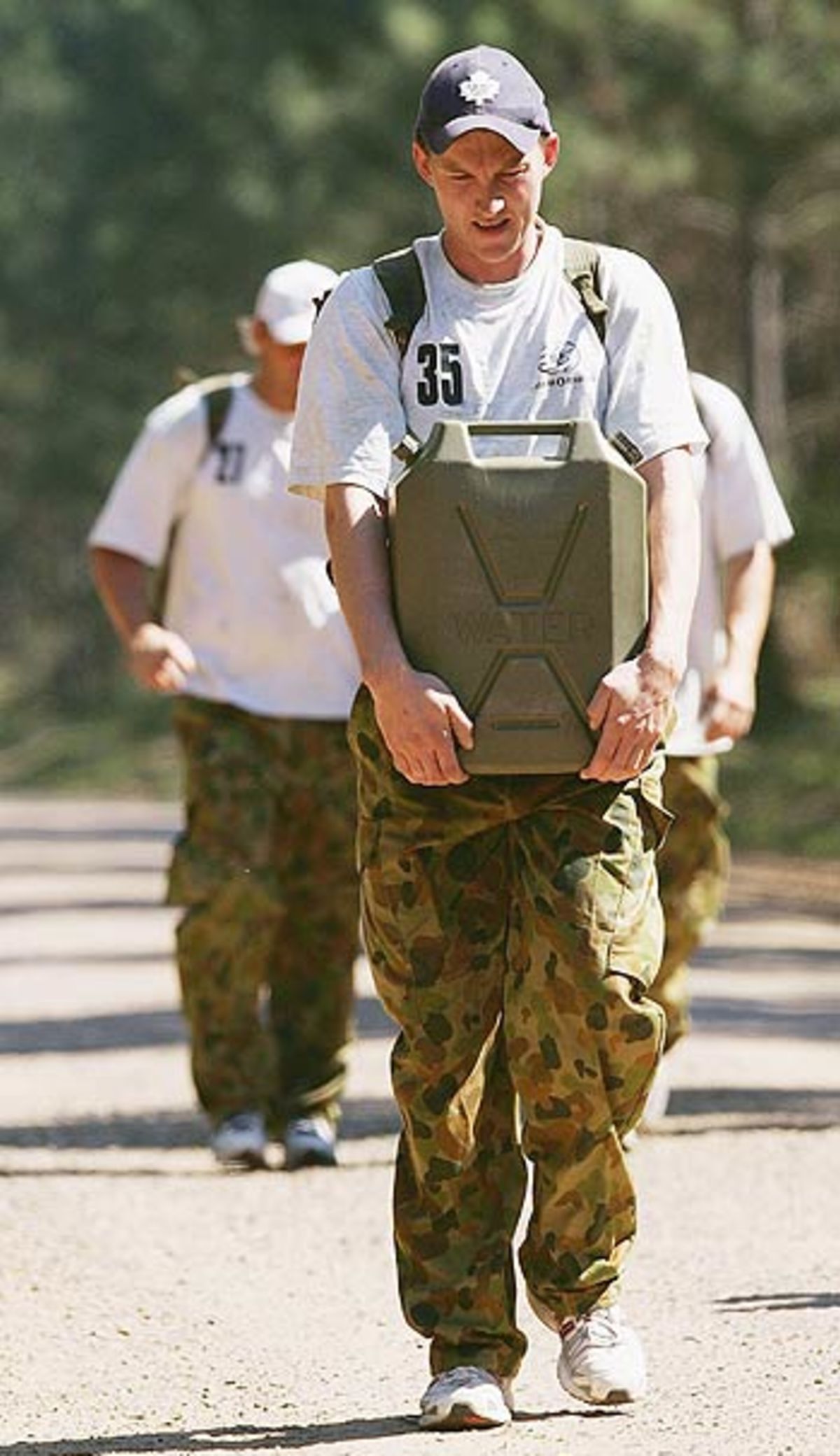 Brett Lee uses a different technique | ESPNcricinfo.com