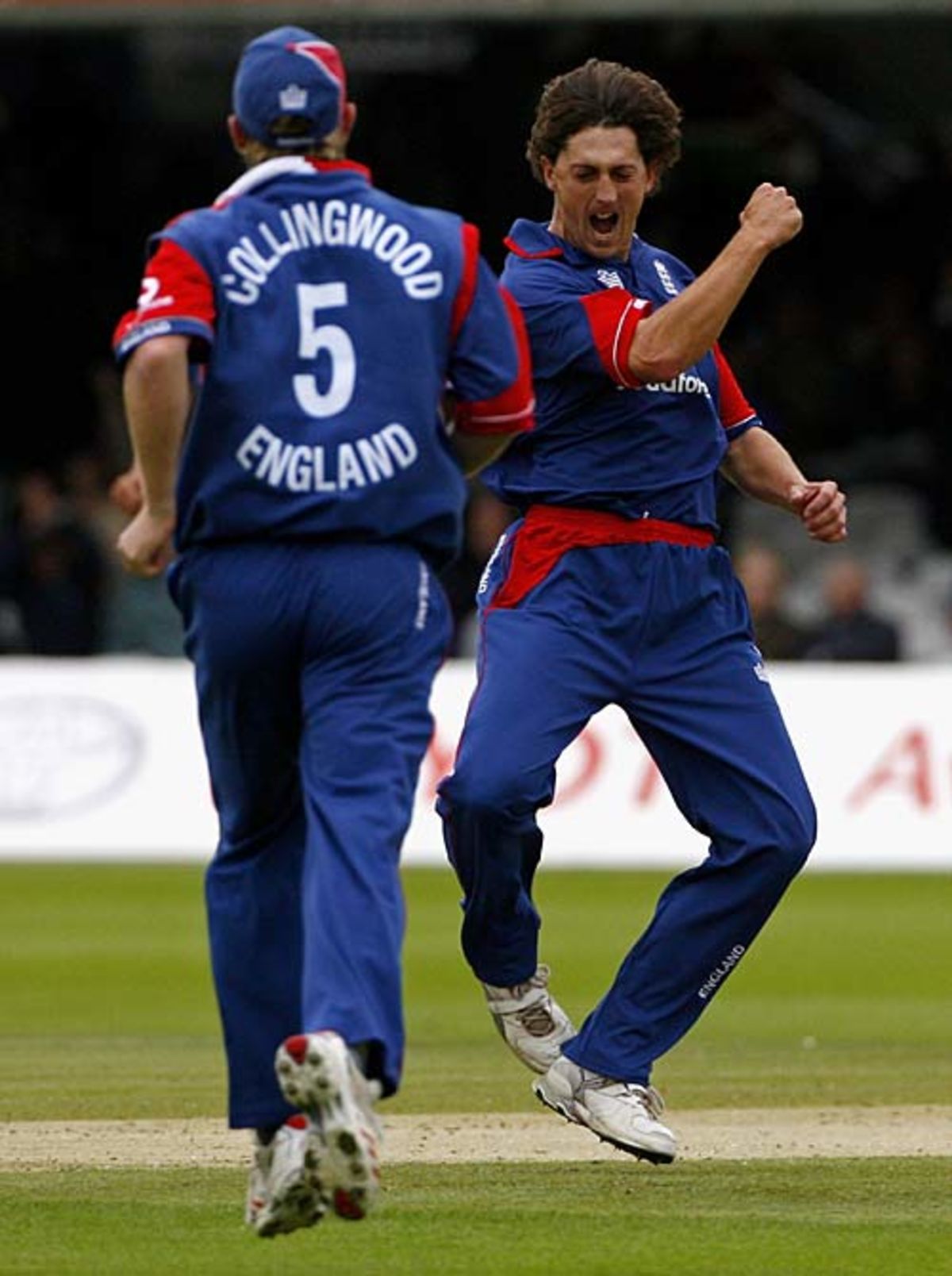Swing and miss: Chris Read is bowled by Abdul Razzaq | ESPNcricinfo.com