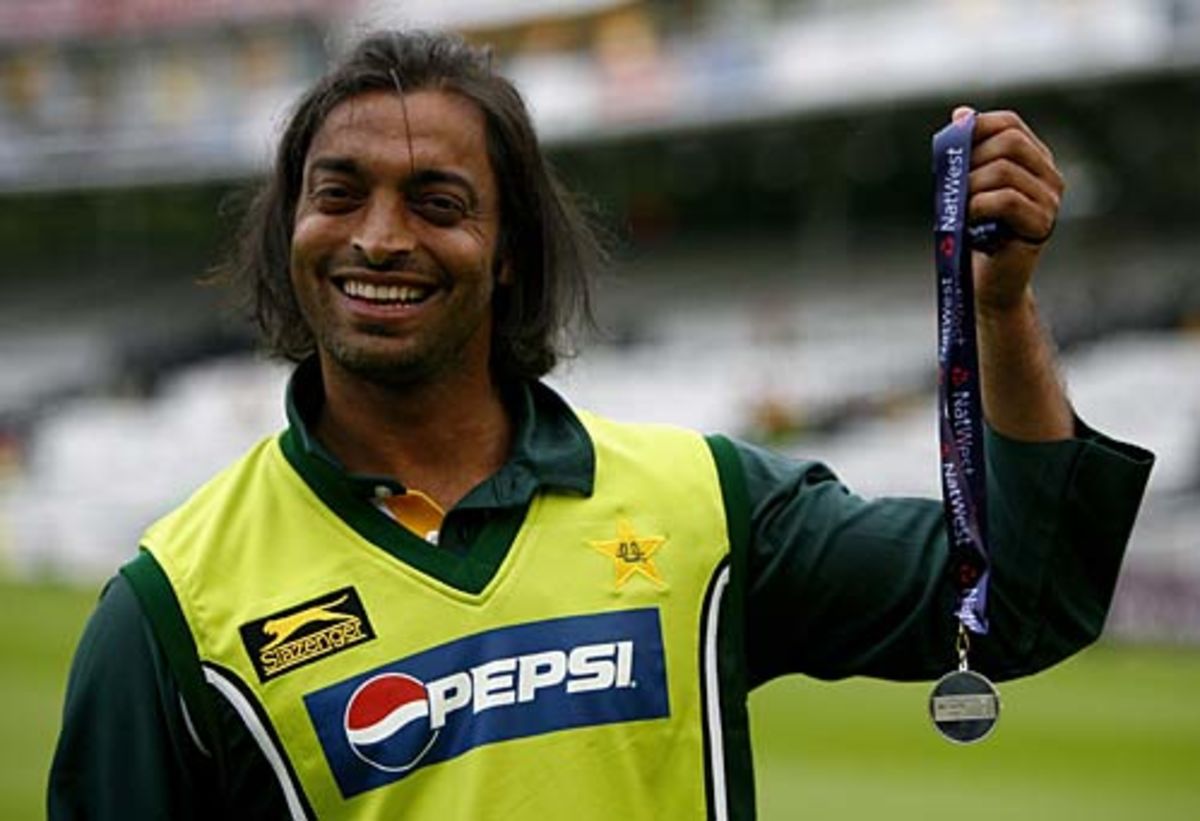 Mohammad Yousuf swings over midwicket | ESPNcricinfo.com