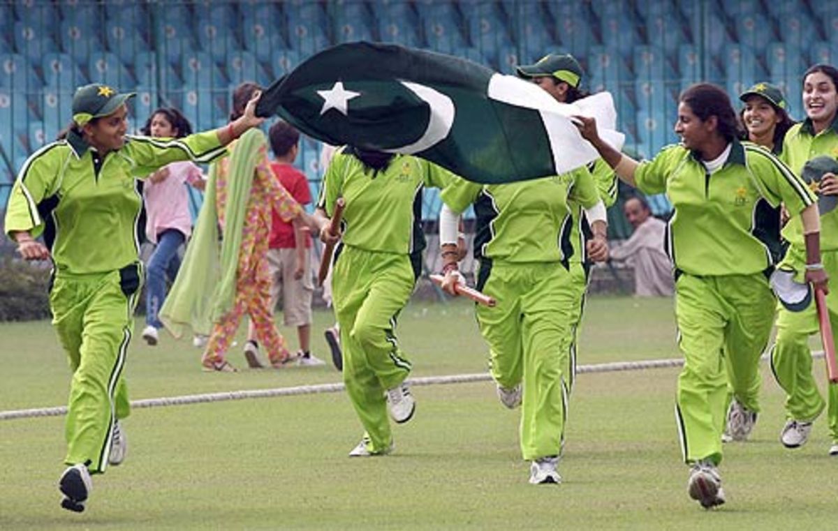 Pakistan celebrate their victory against Hong Kong | ESPNcricinfo.com