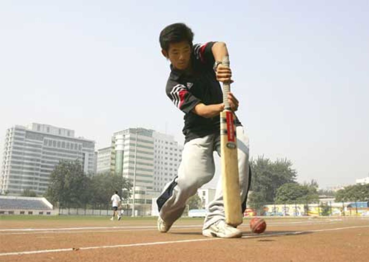 Sachin Tendulkar celebrates a strike | ESPNcricinfo.com