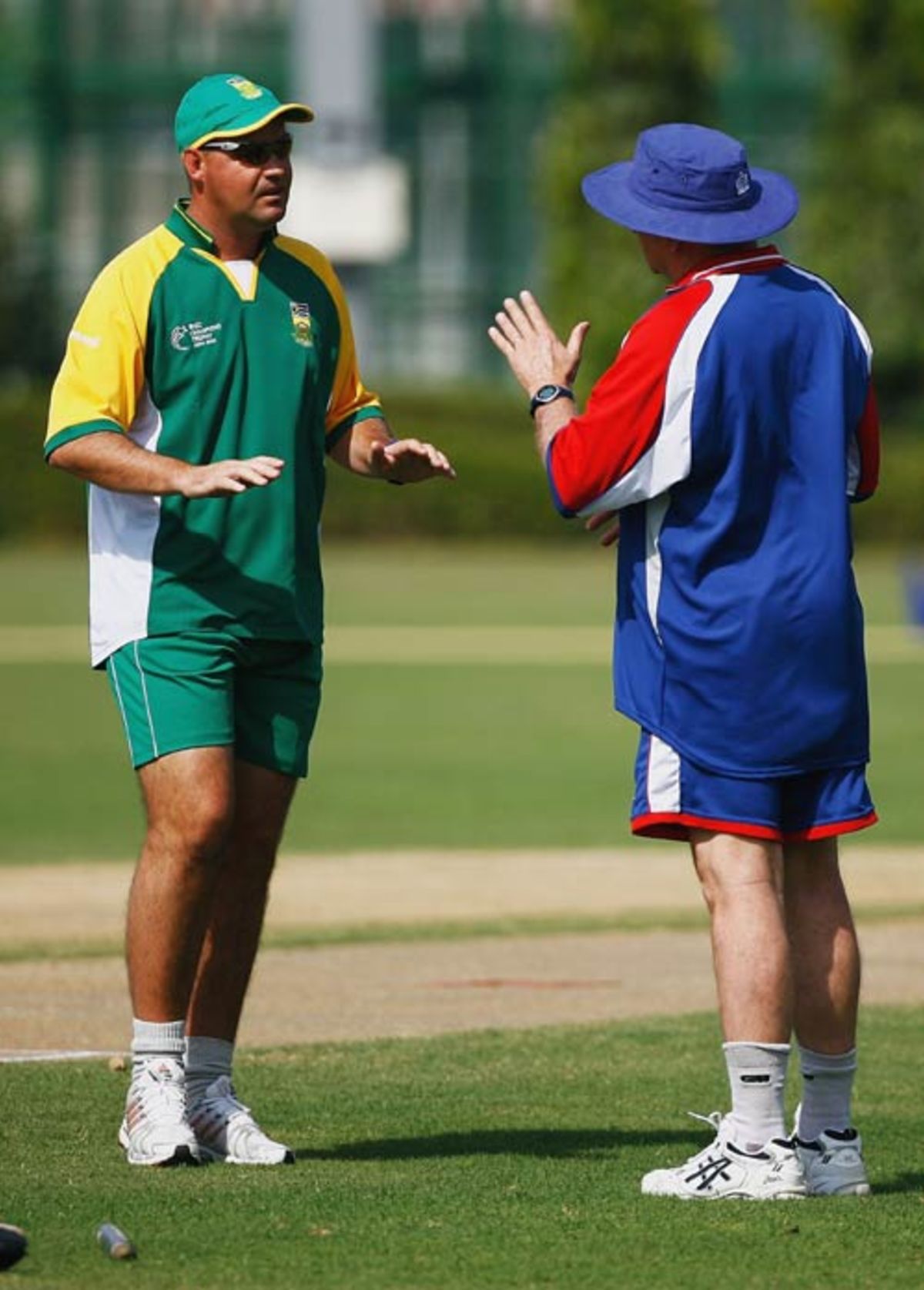 Mickey Arthur, South Africa's coach, and England's Duncan Fletcher ...