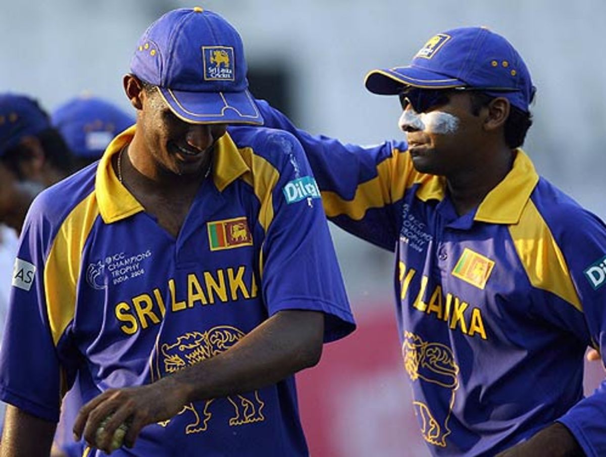 Farveez Maharoof in full throttle | ESPNcricinfo.com