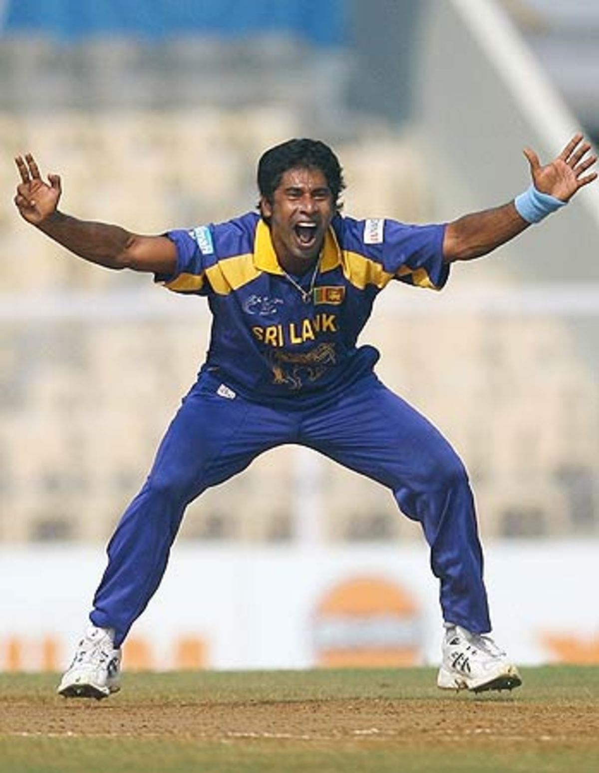 Chaminda Vaas roars an appeal | ESPNcricinfo.com