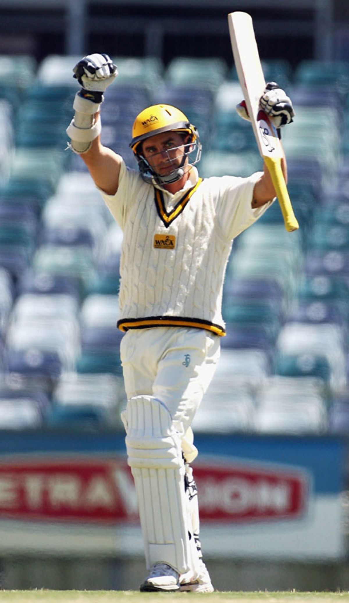 Justin Langer celebrates his century | ESPNcricinfo.com