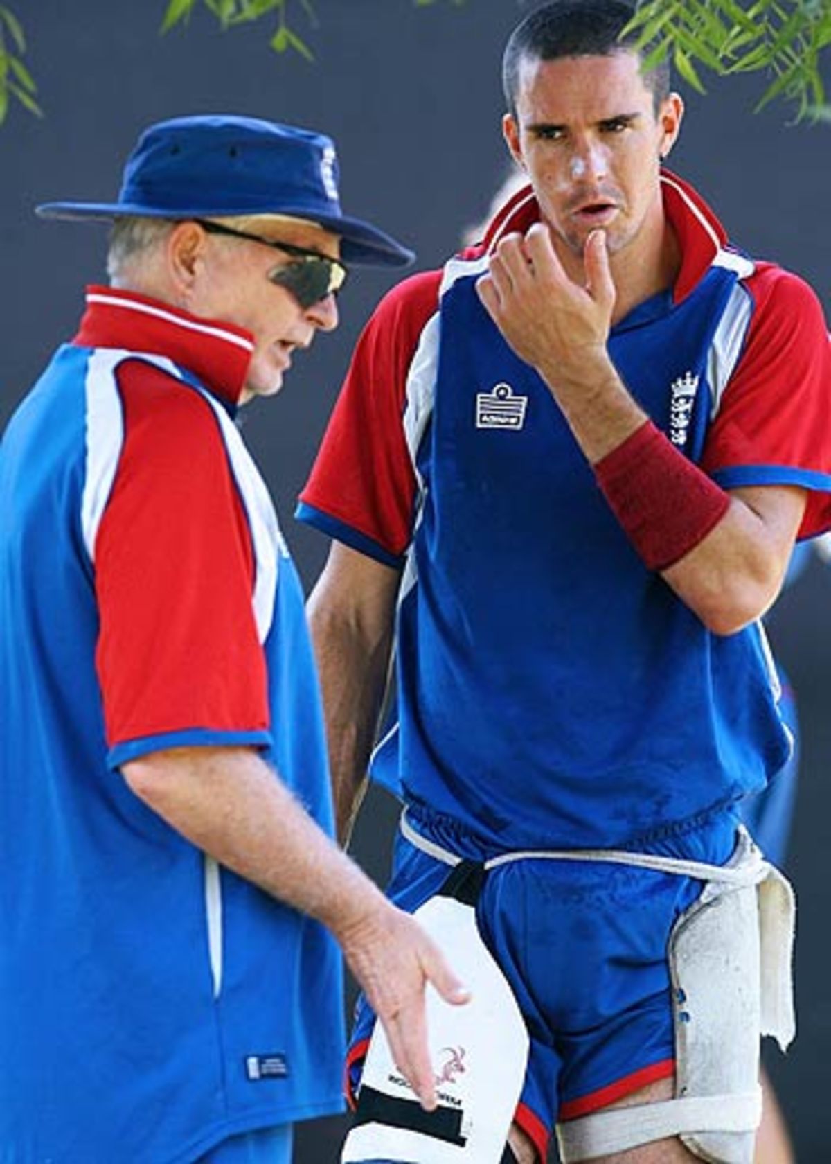 Duncan Fletcher gives batting tips to Kevin Pietersen during a net ...
