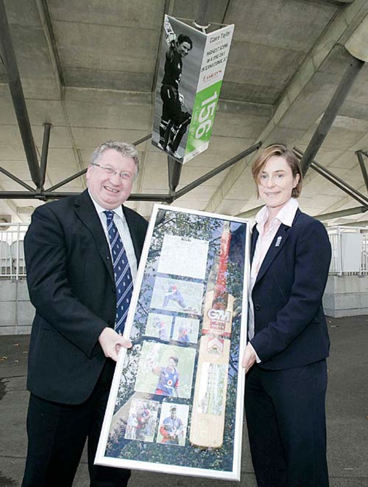 David Collier with Claire Taylor | ESPNcricinfo.com