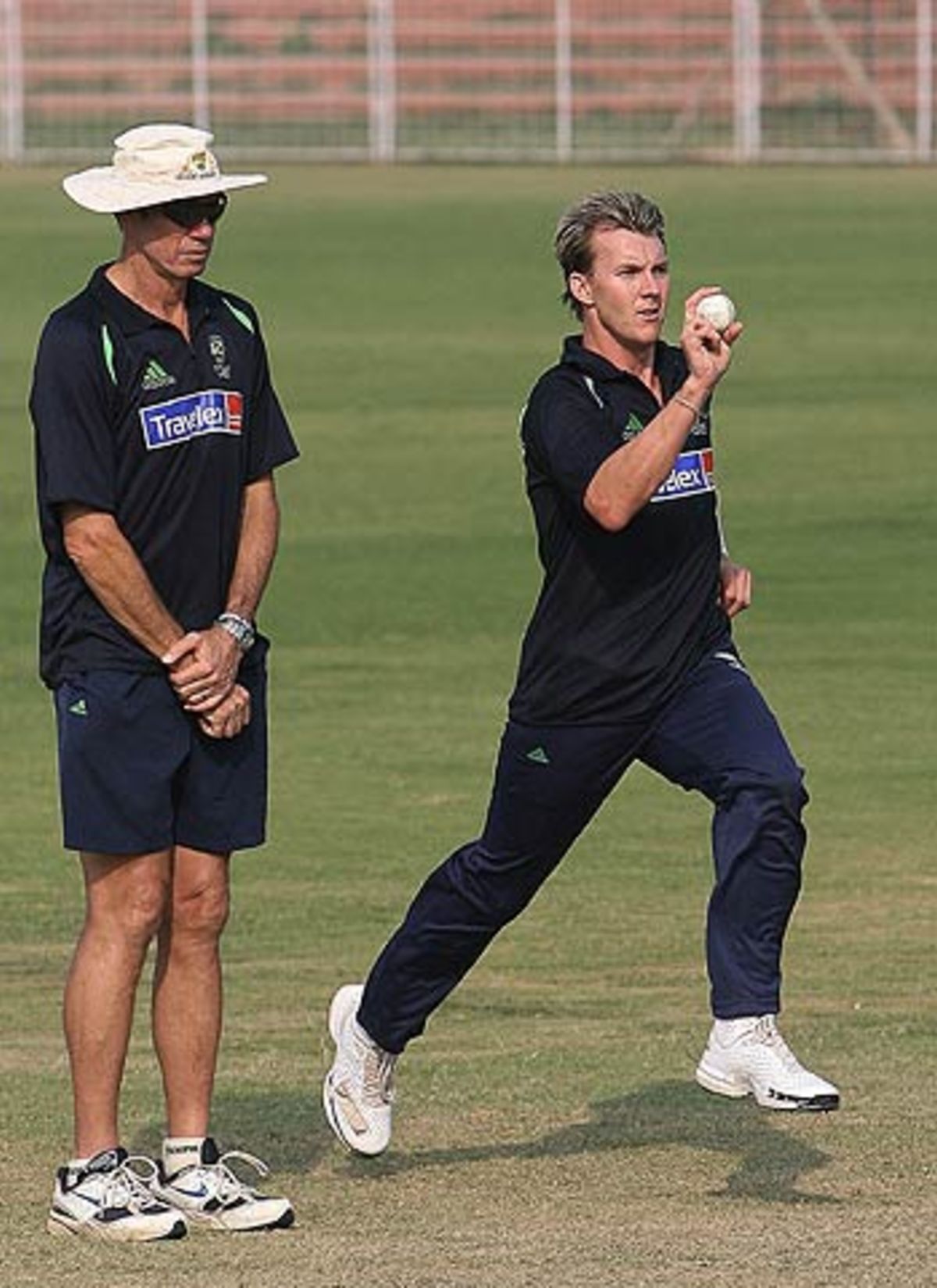 "Yeah, I'm a trickster, too!" - Brett Lee gets funny for the camera ...