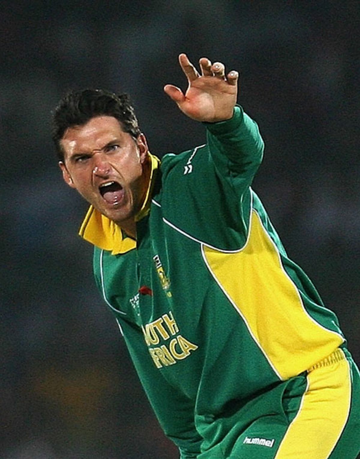 Graeme Smith roars an appeal in vain | ESPNcricinfo.com