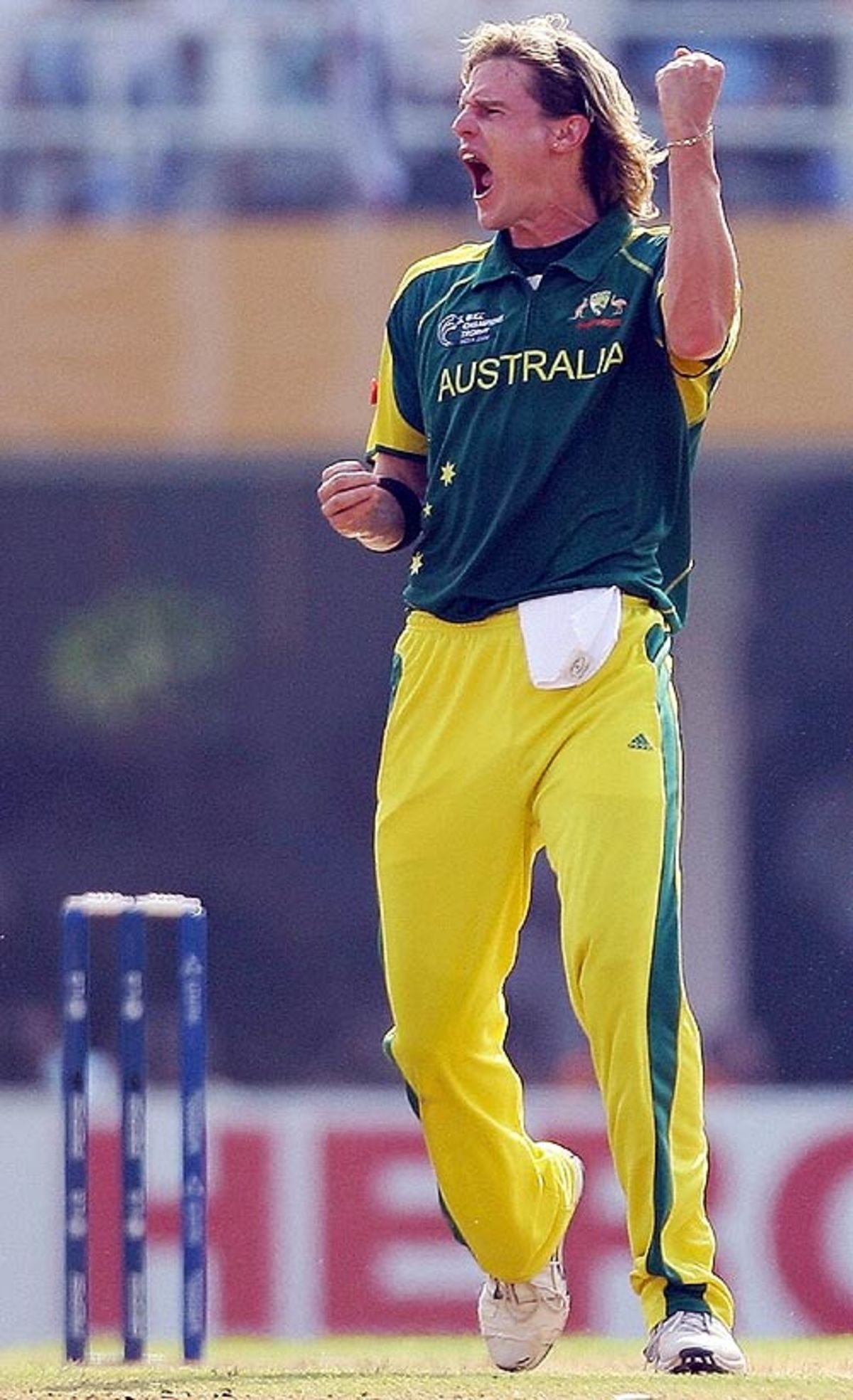 Nathan Bracken celebrates after bowling Shivnarine Chanderpaul ...