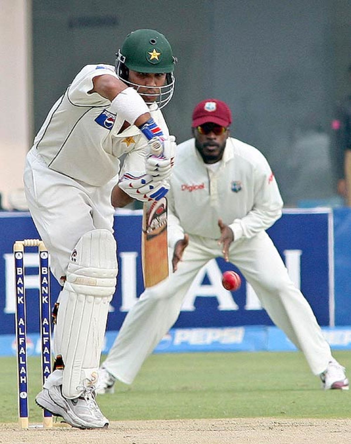 Imran Farhat lines up to defend | ESPNcricinfo.com
