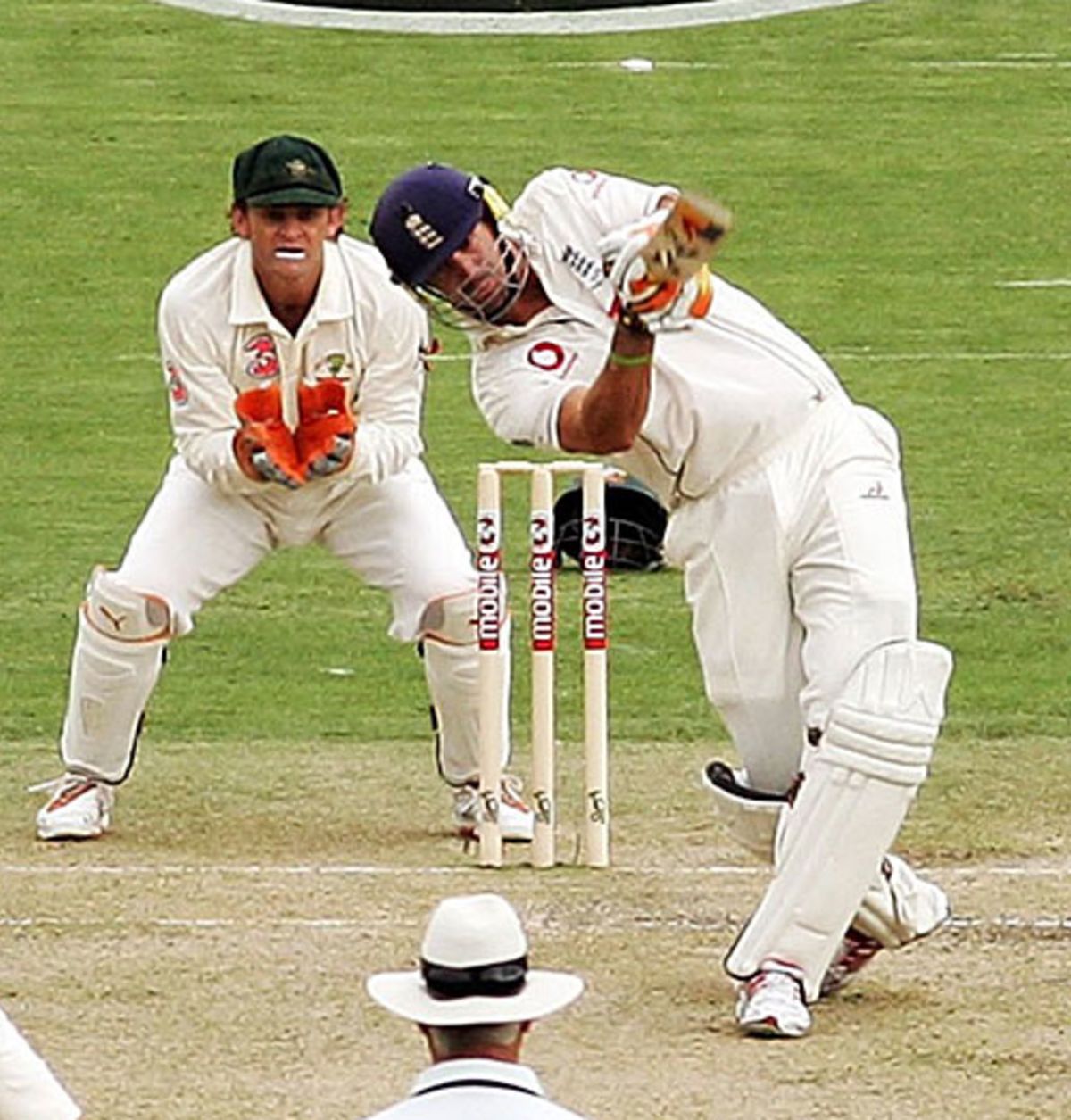 Kevin Pietersen lofts Shane Warne over the top | ESPNcricinfo.com